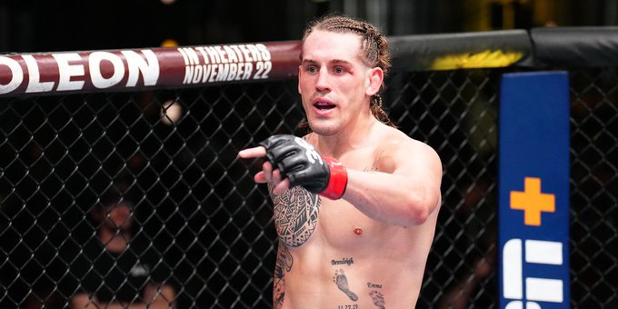 Brendan Allen somete a Paul Craig en UFC Vegas 62