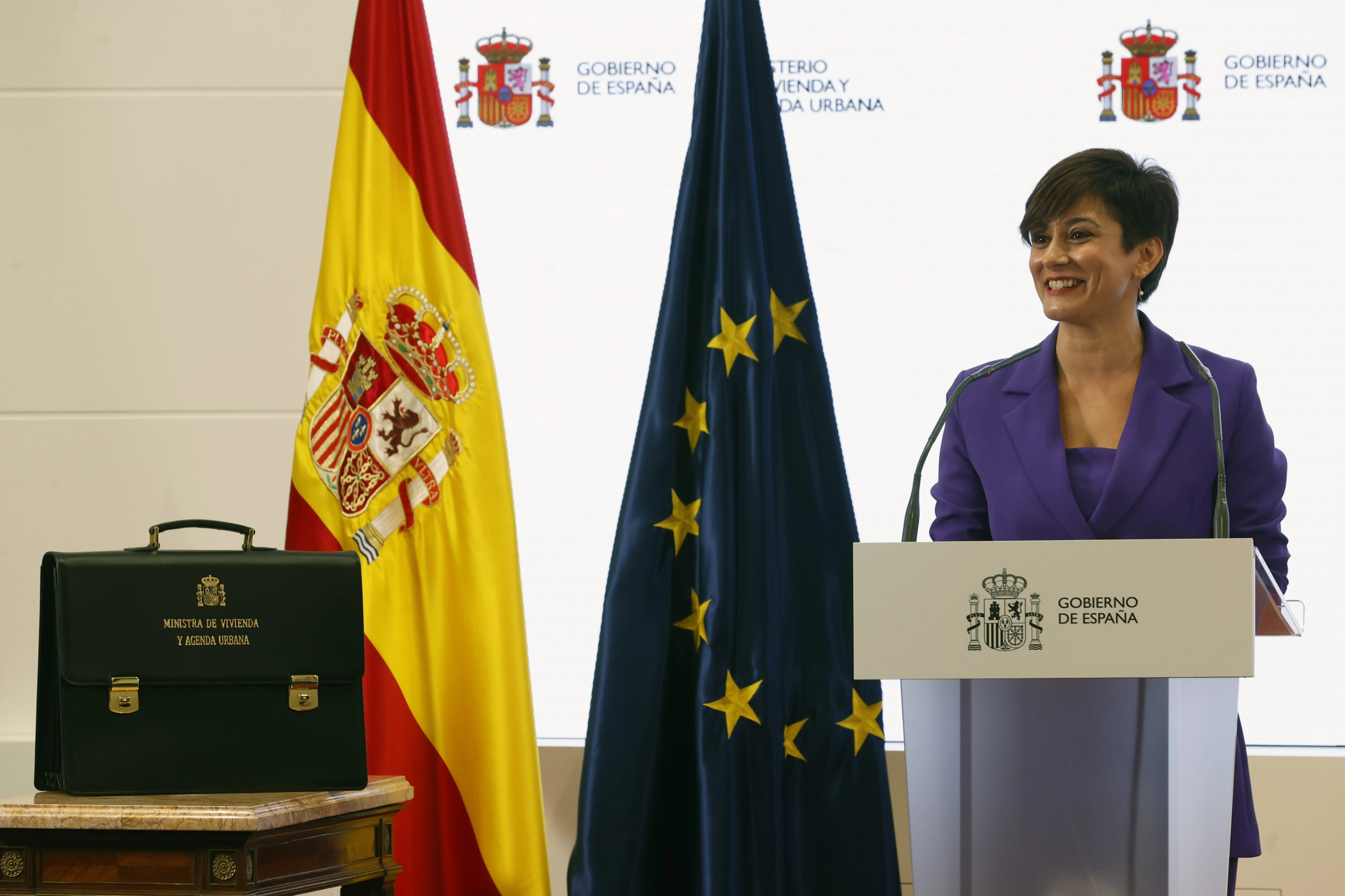 Isabel Rodríguez se compromete a construir 184.000 viviendas públicas ...