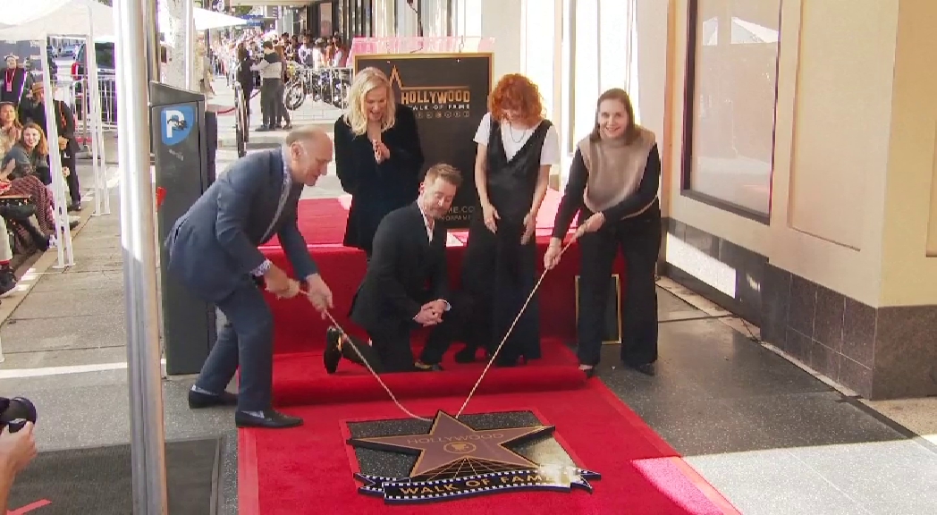 Macaulay Culkin recibe a los 43 años su estrella en el Paseo de la Fama de Hollywood