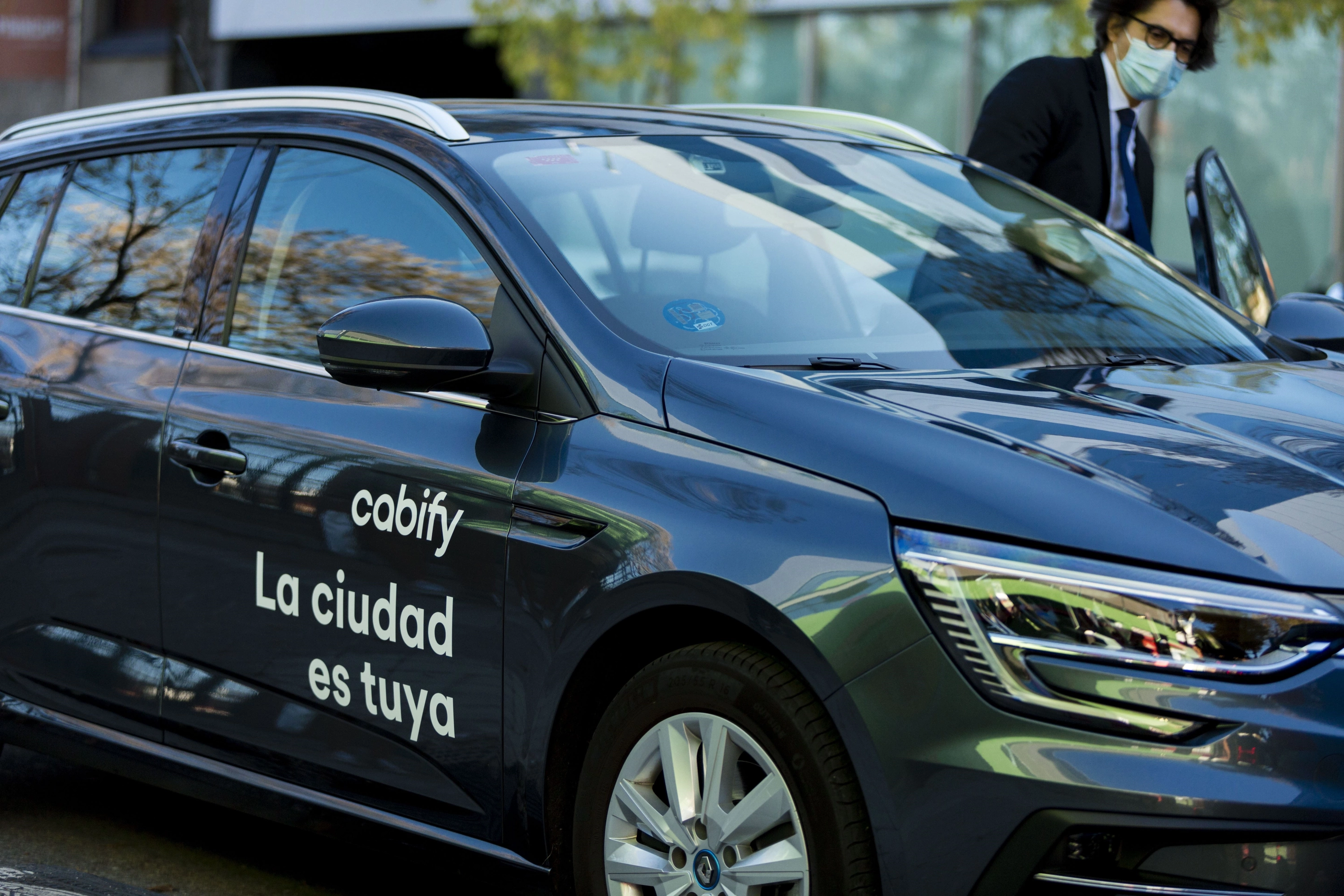 Esto es lo que cuesta una licencia de Uber, Cabify o Bolt en España