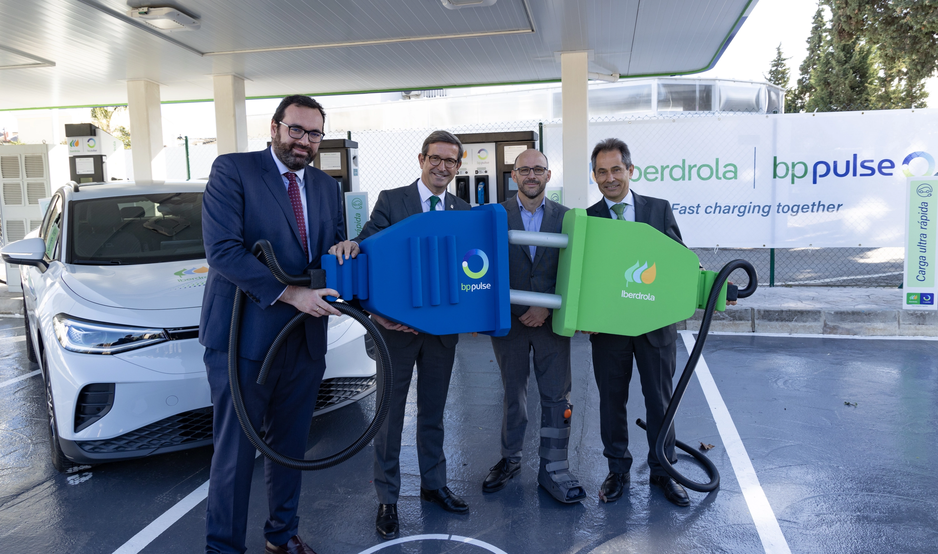 Los seis primeros puntos de recarga rápidos para eléctricos de Iberdrola/BP Pulse, se inauguran ...
