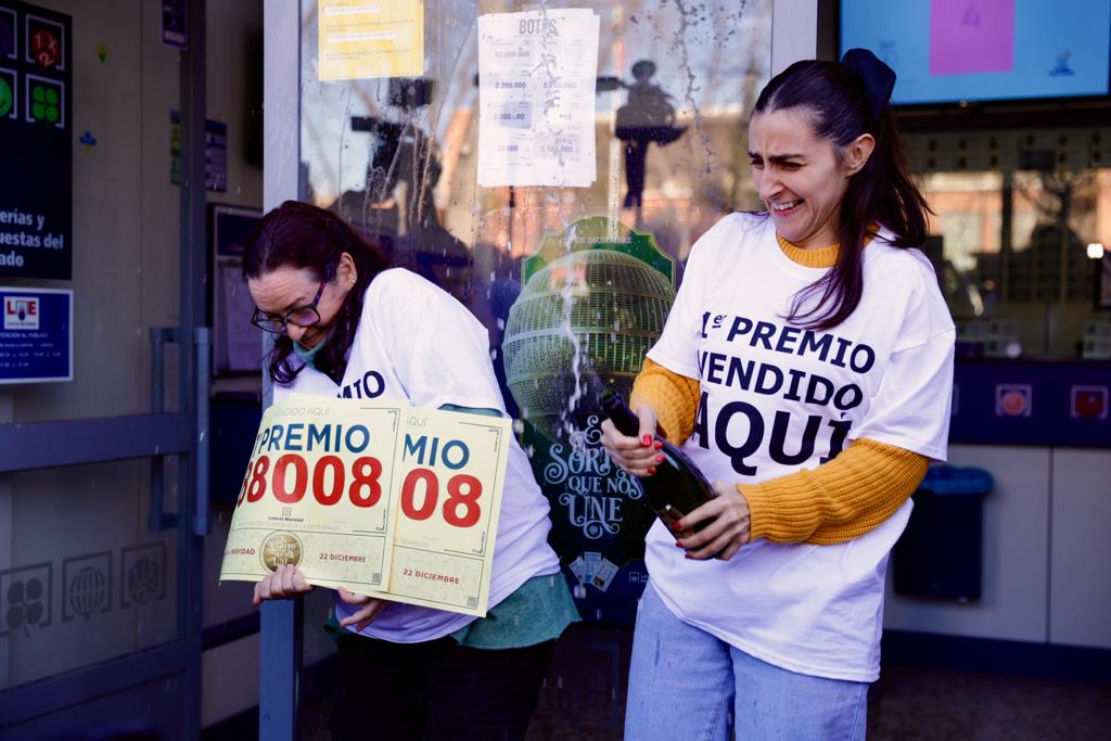 El método de 'la mujer más afortunada del mundo' que ganó la lotería 28 ...