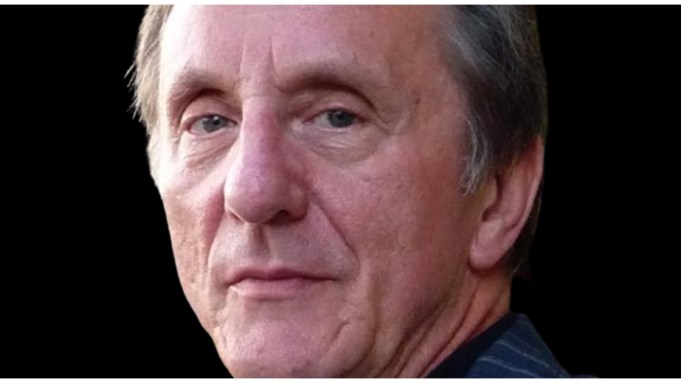 Muere el director David Leland ('Si estuvieras aquí', 'Los Borgia') a ...