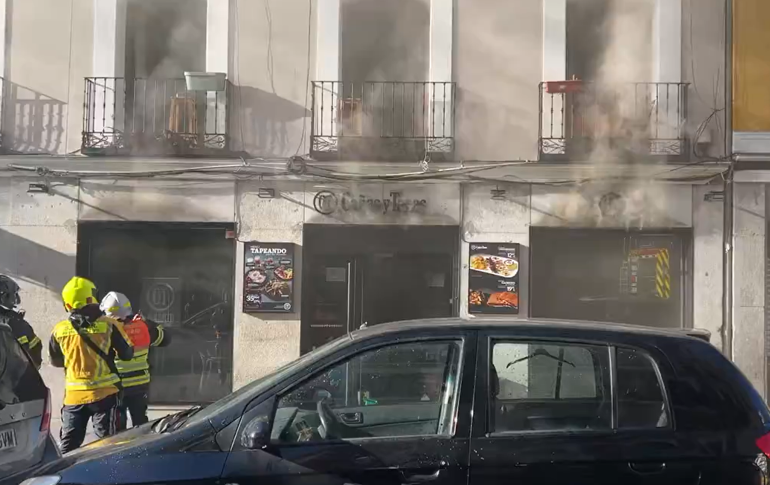 Alarma en el barrio madrileño de La Latina: un incendio en un edificio de viviendas provoca una ...