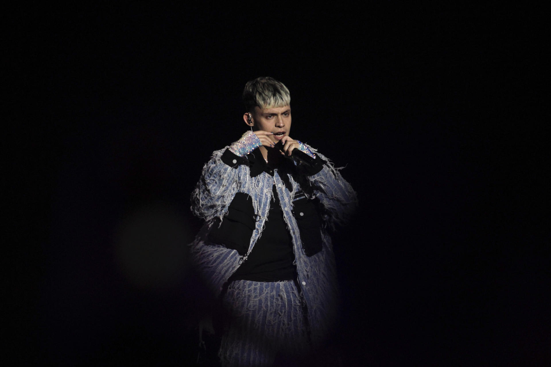 Así es 'Brillos Platino', la canción de Almácor para de la selección ...