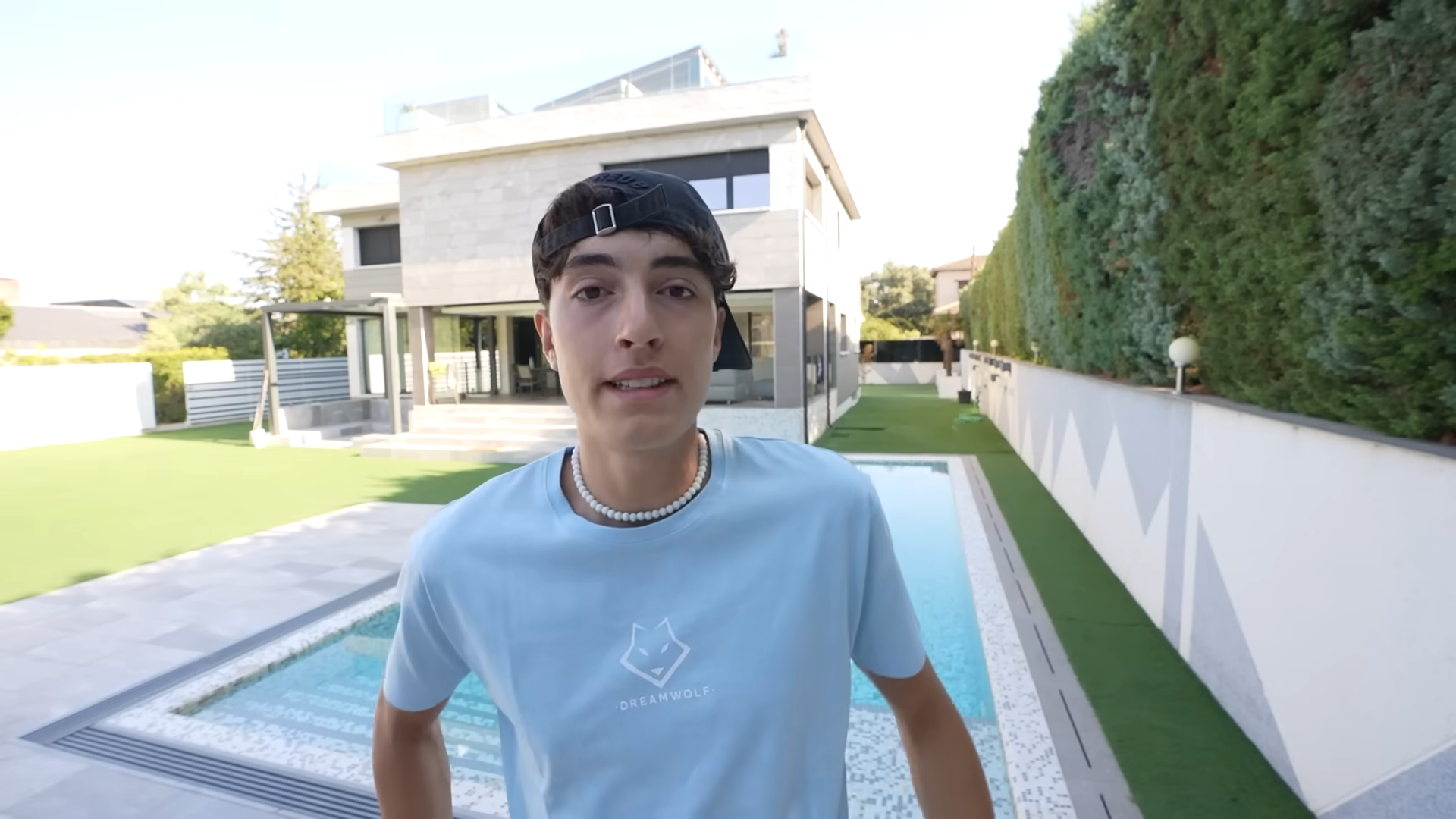 La zona de Madrid donde vive Plex: un chalé con piscina, terraza y más ...