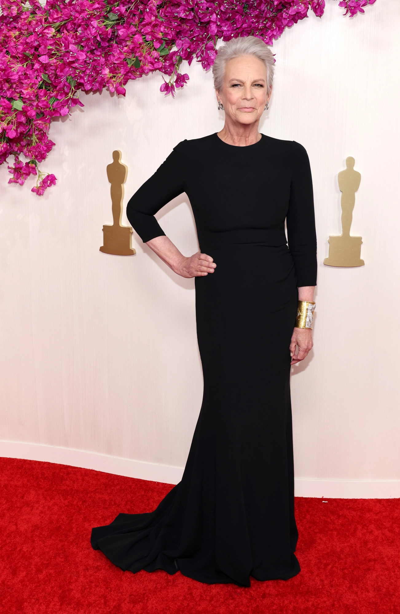 Jamie Lee Curtis da una lección de estilo a sus 65 años en los Oscar ...
