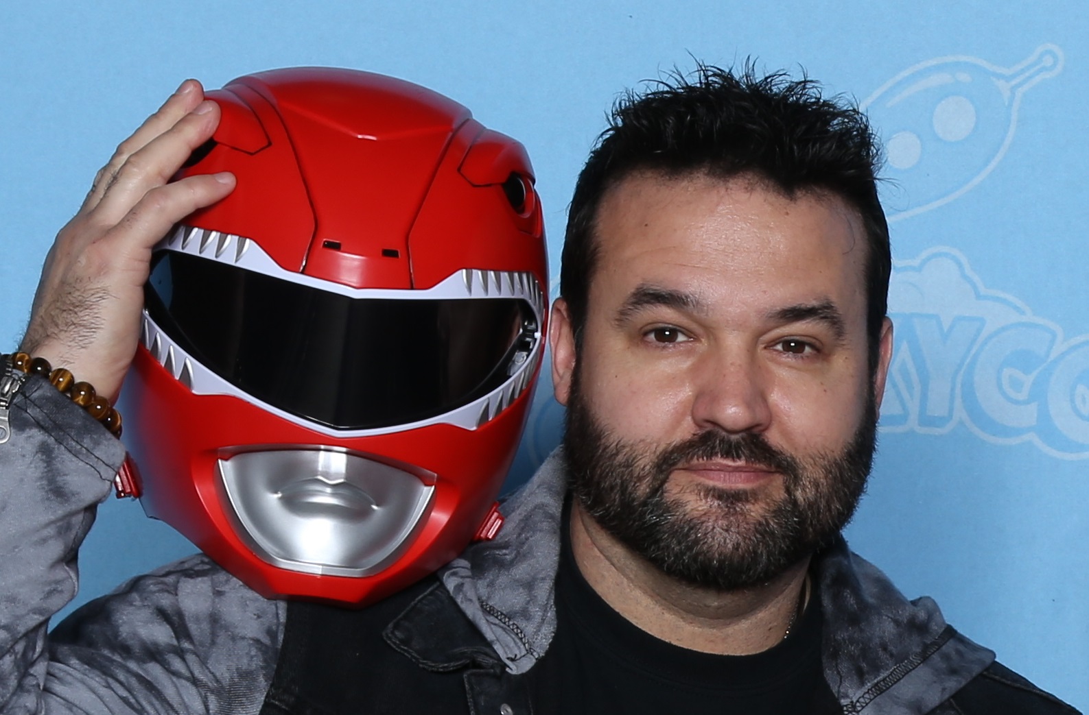 Austin St. John, conocido por interpretar al Power Ranger rojo, lanzará ...