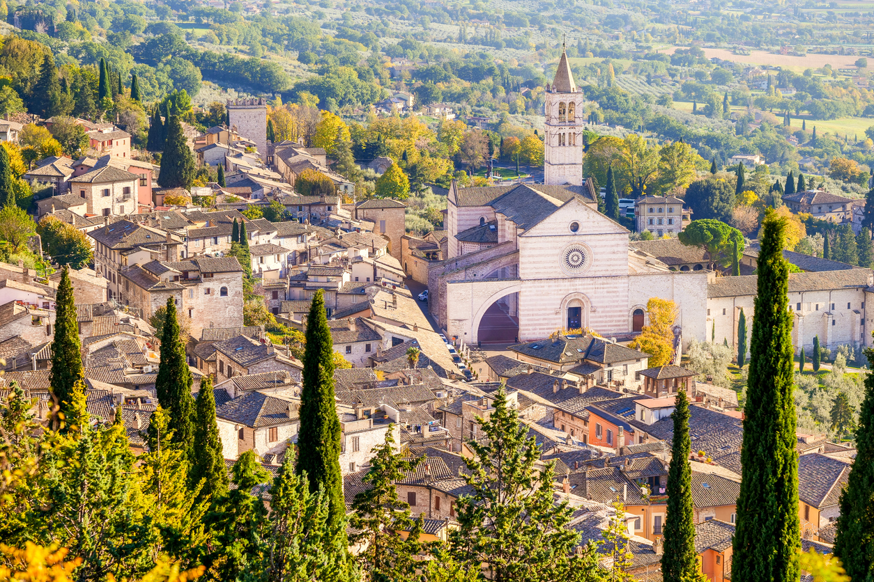 El pueblo italiano cuna de San Francisco de Asís con una basílica ...
