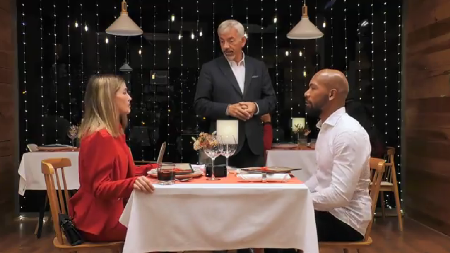 Una soltera de 'First Dates' enumera sus operaciones de estética: "Me ...
