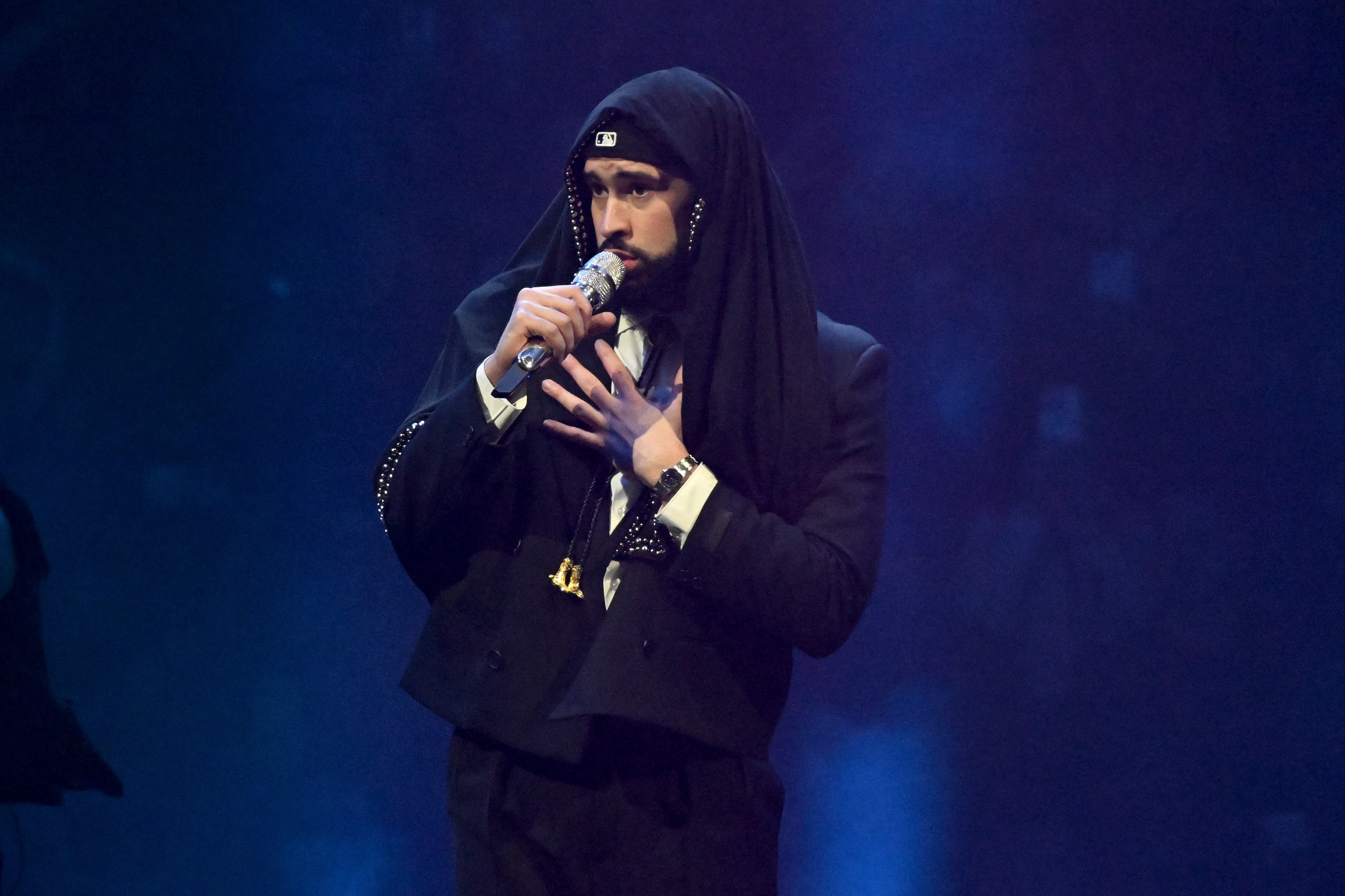 Bad Bunny anuncia el lanzamiento de su octavo álbum 'DeBÍ TiRAR MáS FOToS'