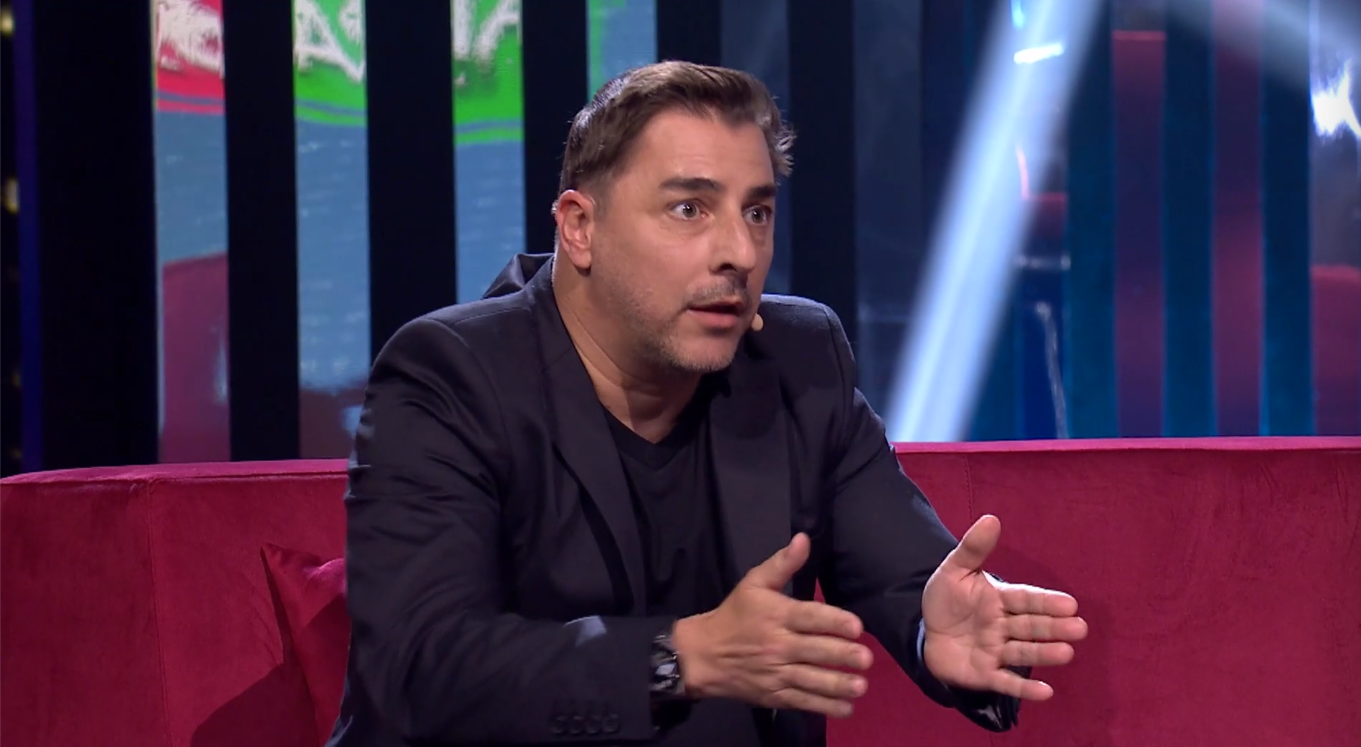 El repostero Jordi Roca le da un mini bombo comestible a David Broncano ...