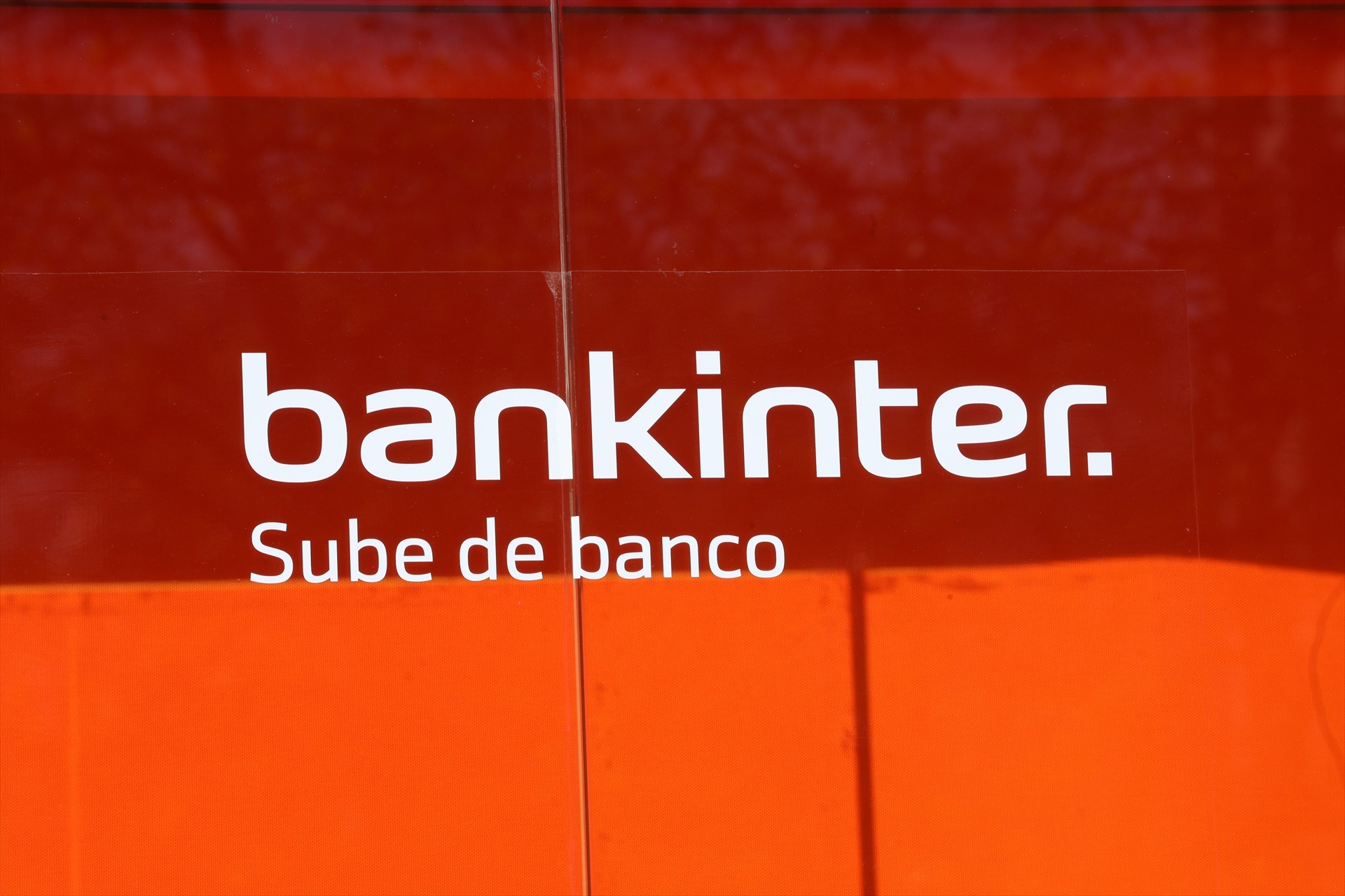 Bankinter lanza una tarjeta de crédito que devuelve el 6% de las ...