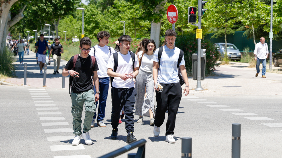 La primera jornada de la EvAU en Madrid: franquismo, Guerra de ...