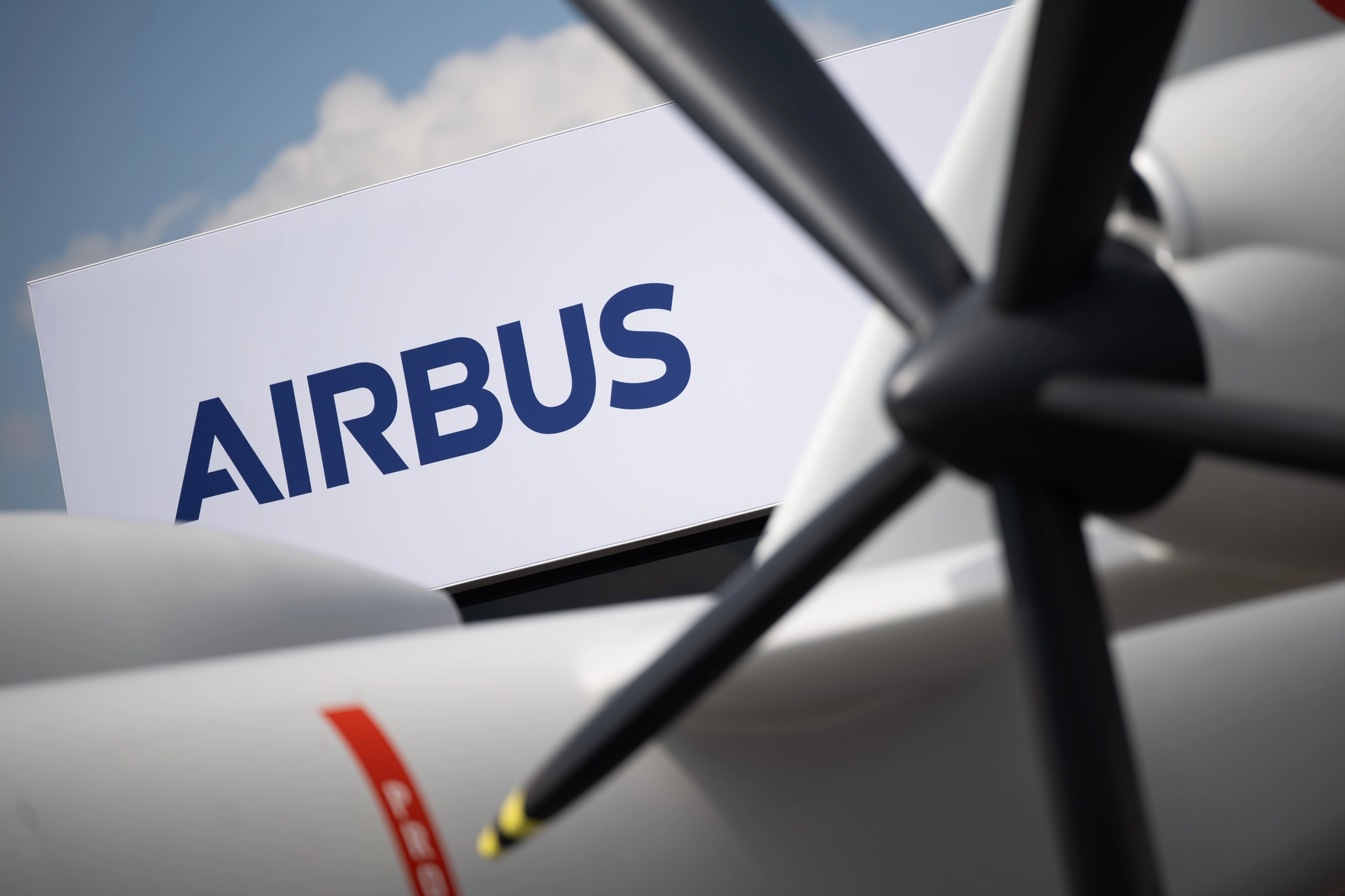 Airbus inicia un programa de recompra de acciones para financiar ...