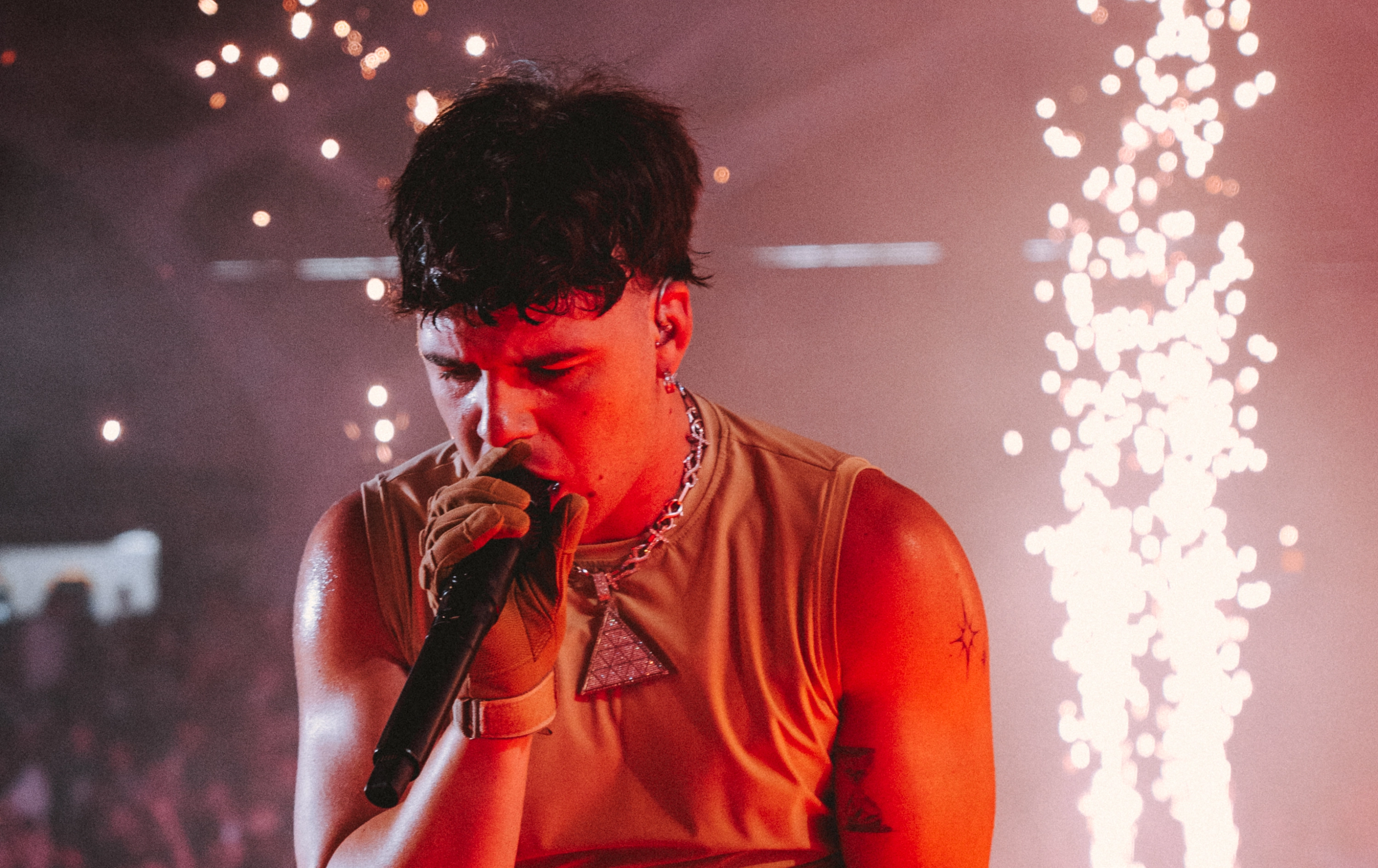 Quevedo vuelve a la música con 'Duro', el tema que marca su nueva etapa