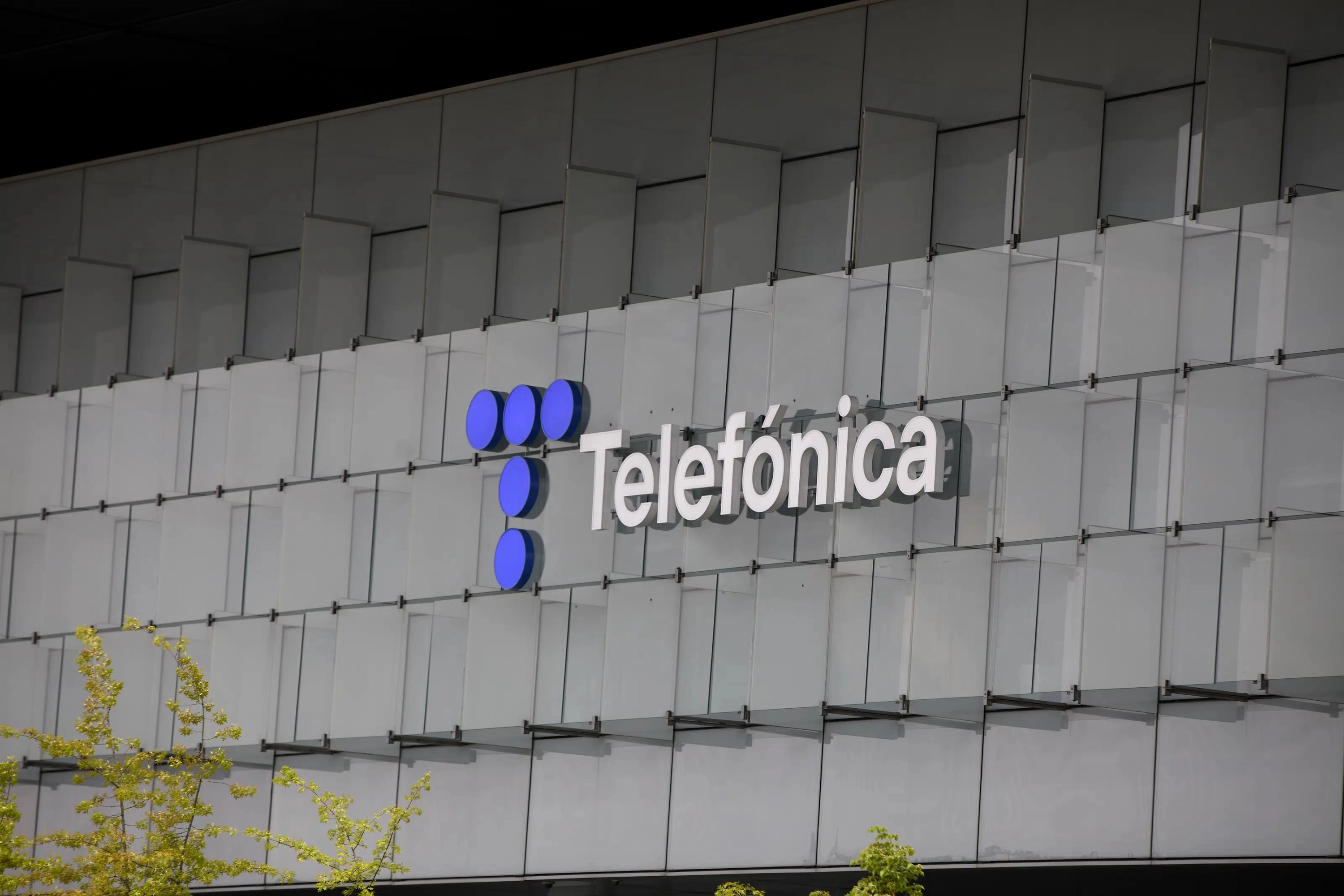 El Estado, STC y CriteriaCaixa cobrarán cada uno 85 millones en ...