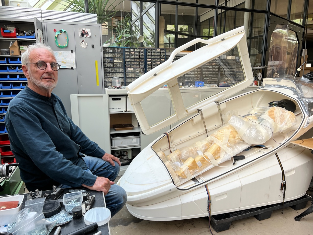 Sarco, el 'Tesla del suicidio asistido' que usa hipoxia por nitrógeno y ...