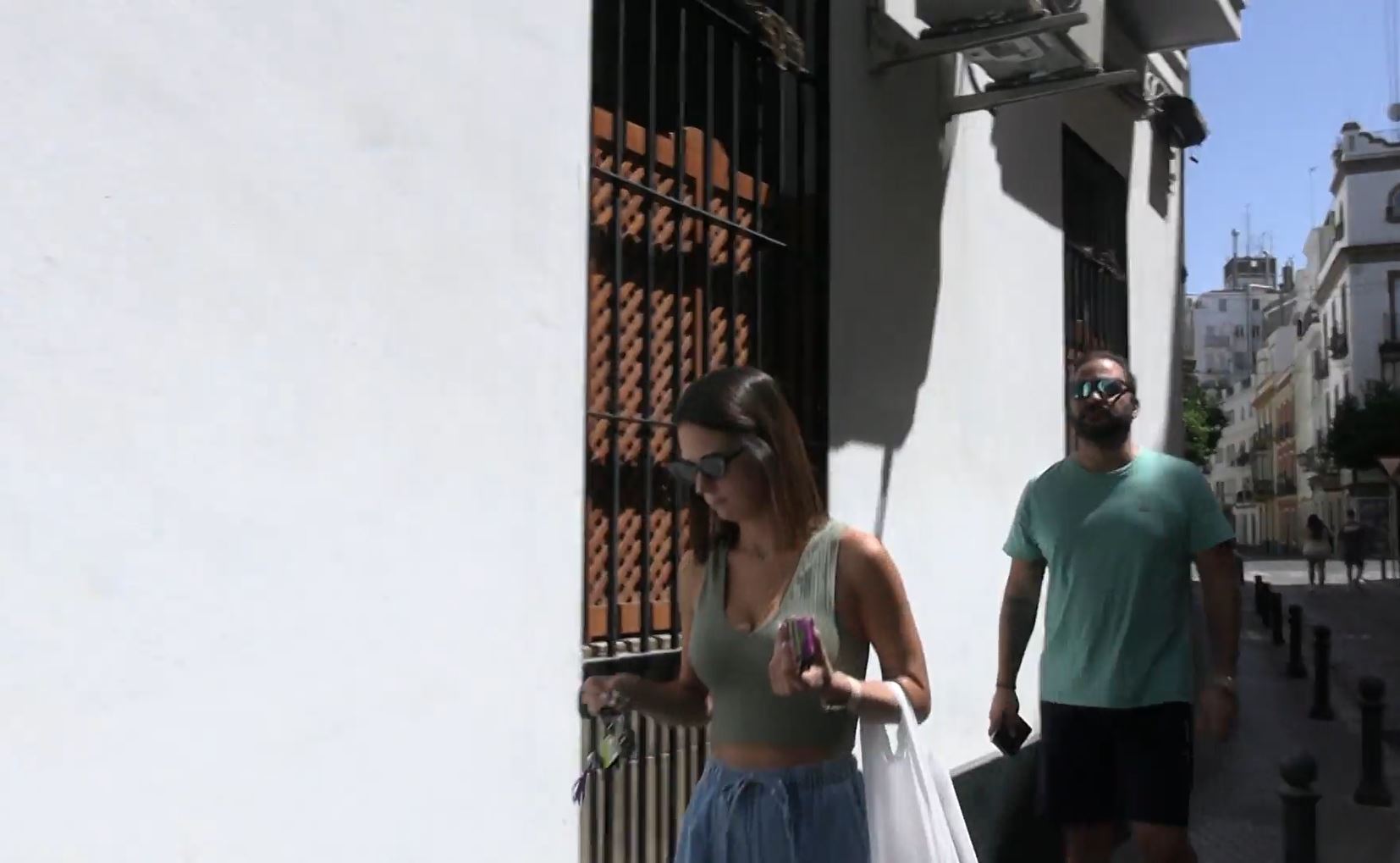 Antonio Tejado reaparece junto a su novia, Samara Terrón, tras la pulla de María del Monte en su ...