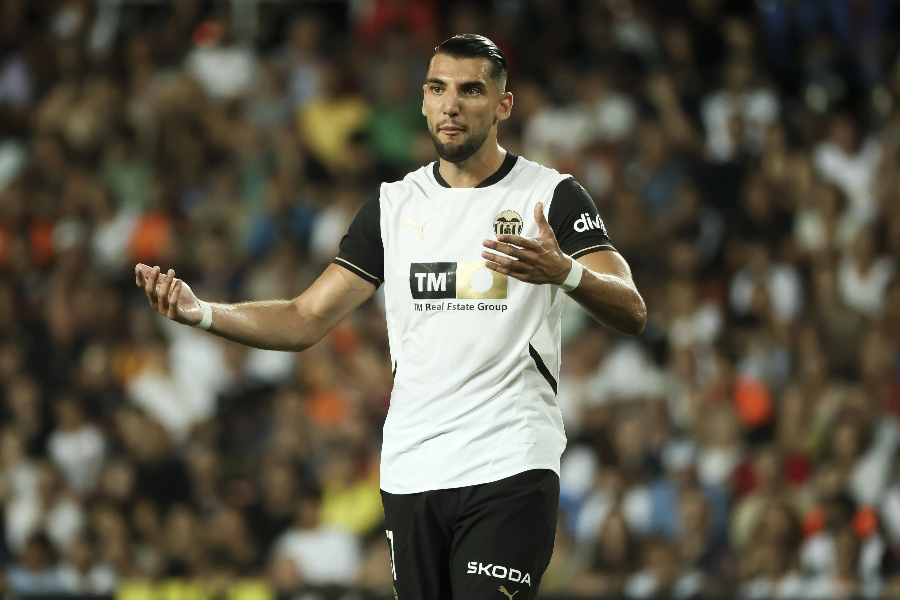 La salida de Rafa Mir a México, pendiente de que el juzgado de Llíria ...