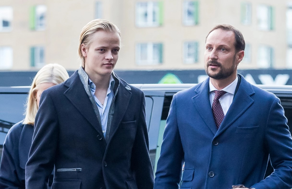 Prisión preventiva de una semana para Marius Borg, el hijo de Mette ...