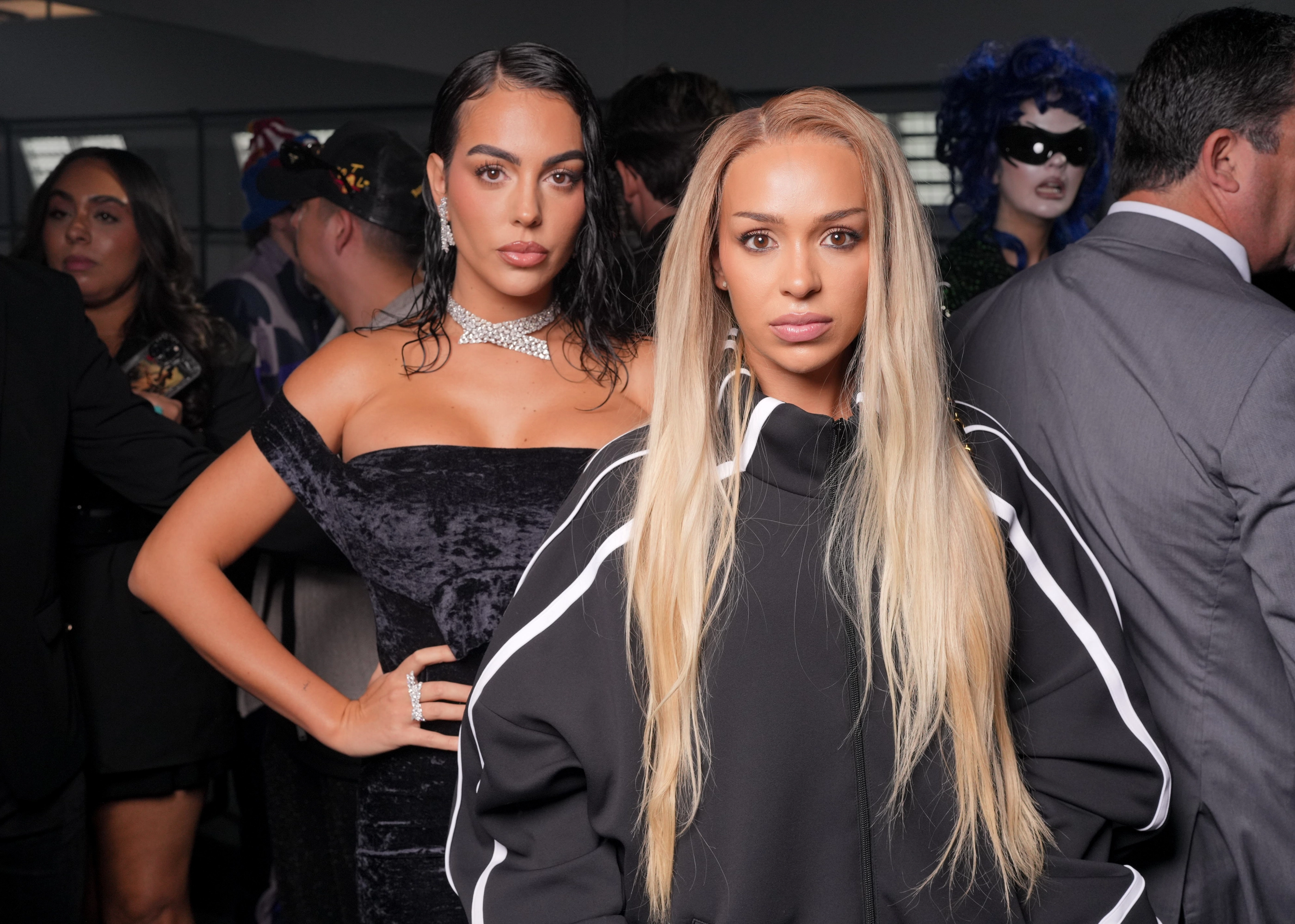 De Georgina a Bad Gyal: los looks más extremos del desfile de Vetements ...