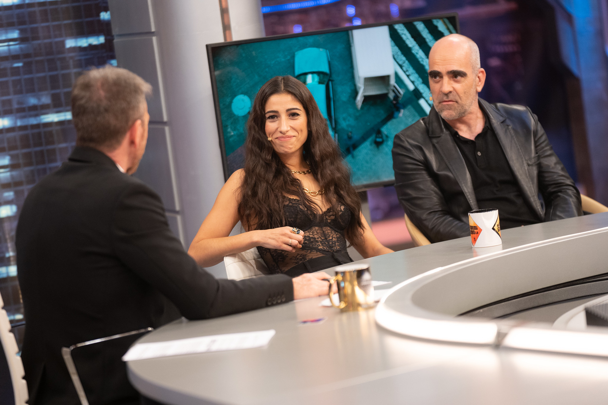 Carolina Yuste desafía el 'prime time' con un body lencero para ir a 'El Hormiguero' con Luis Tosar