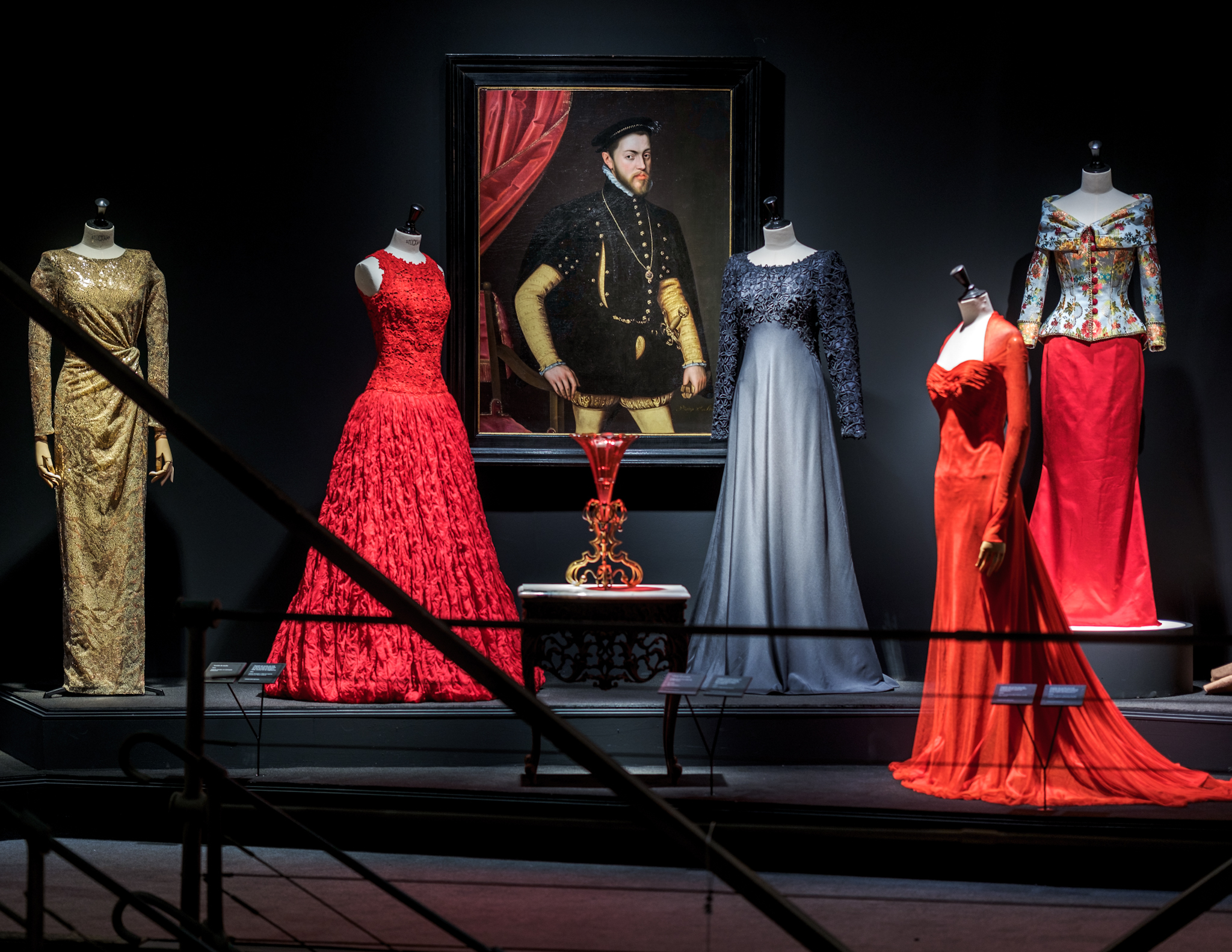 Lorenzo Caprile, un modista a corazón abierto a través de 120 modelos ...