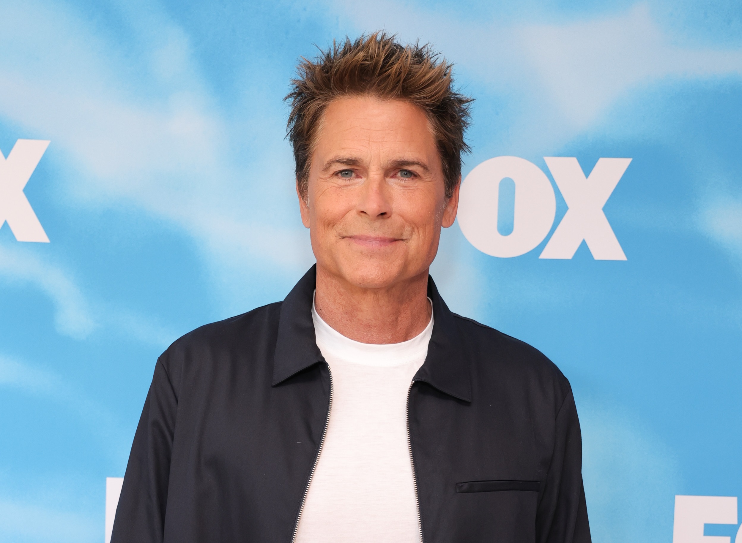 Rob Lowe confiesa por qué le gusta publicar imágenes sin camiseta a sus ...