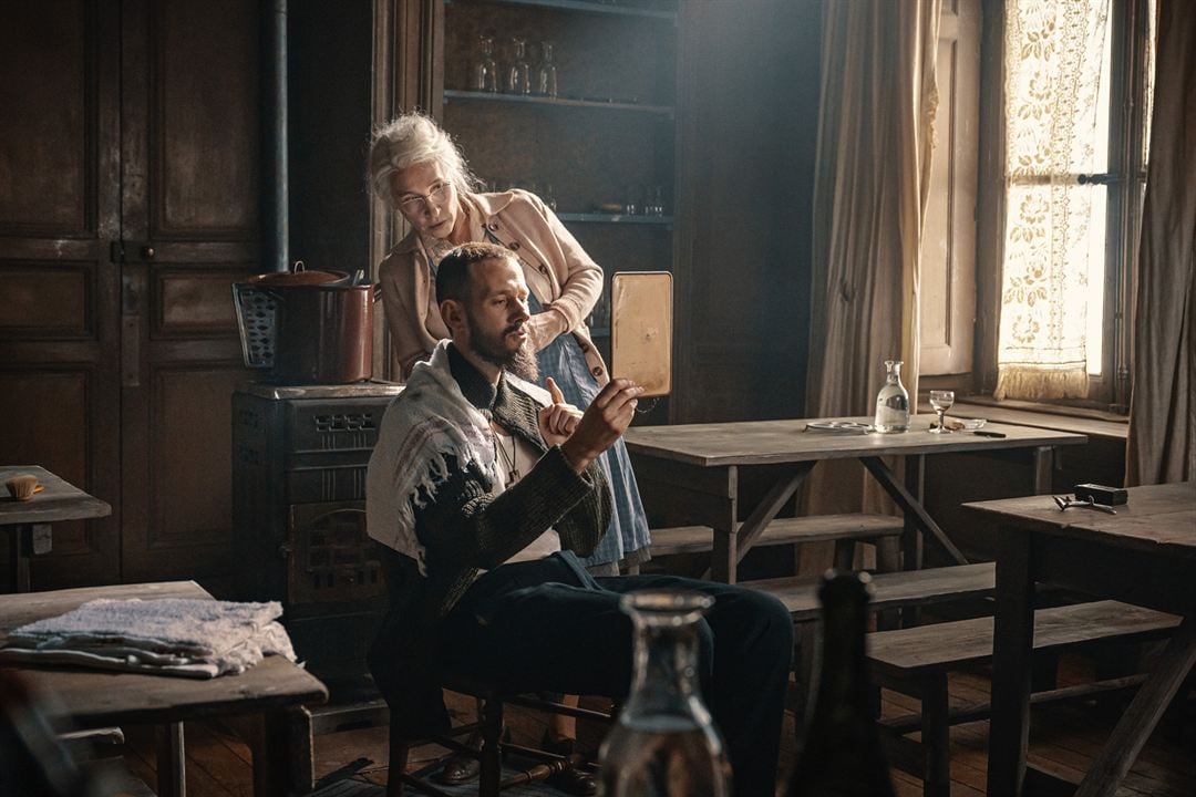 El escándalo de abusos sexuales que no aparece en el biopic del abate Pierre, 'El ángel de los ...