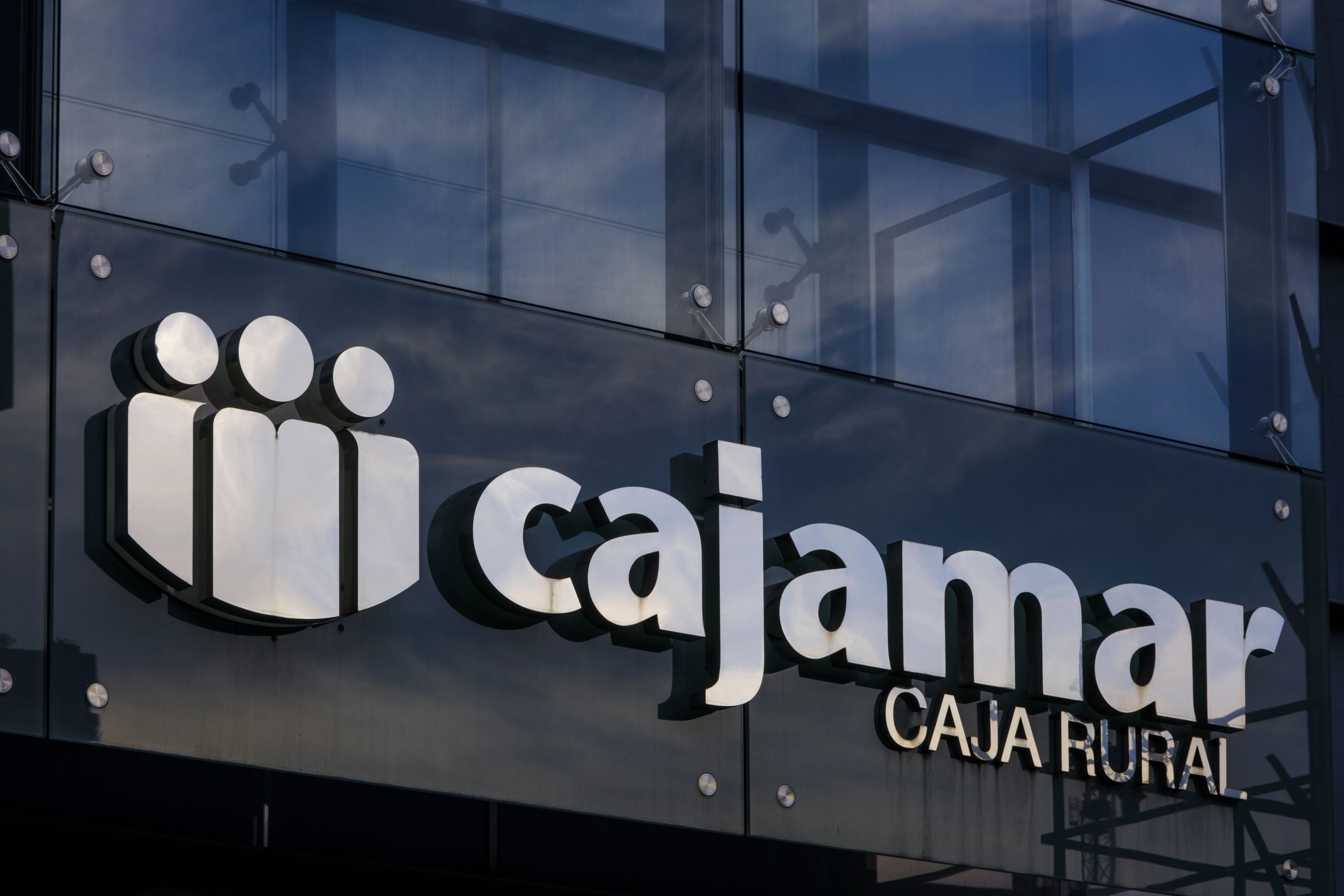 Cajamar traslada la sede social de su Banco de Crédito de Madrid a Almería