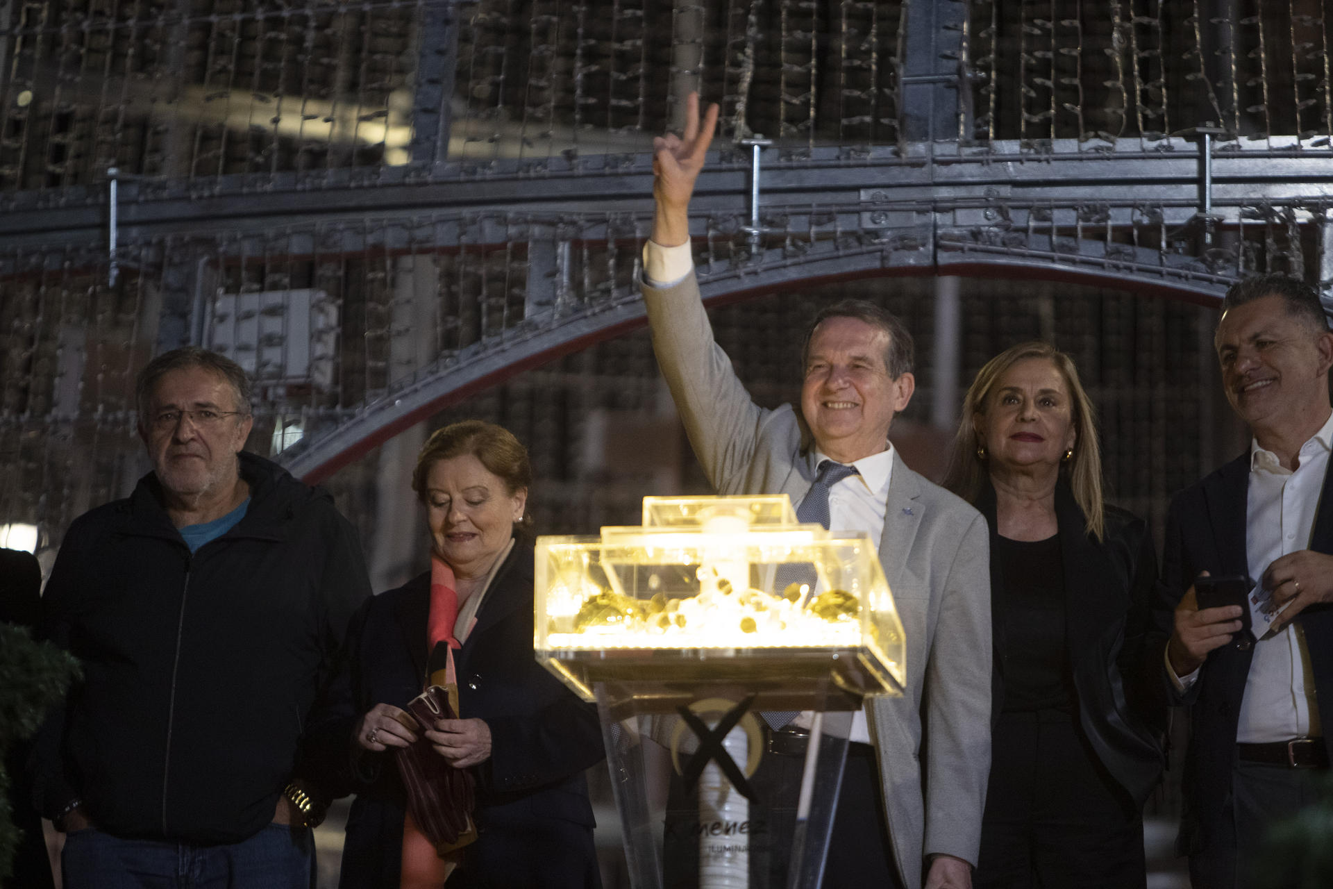 Abel Caballero aparca el show y hace un encendido diferente de las luces de Navidad en Vigo ...