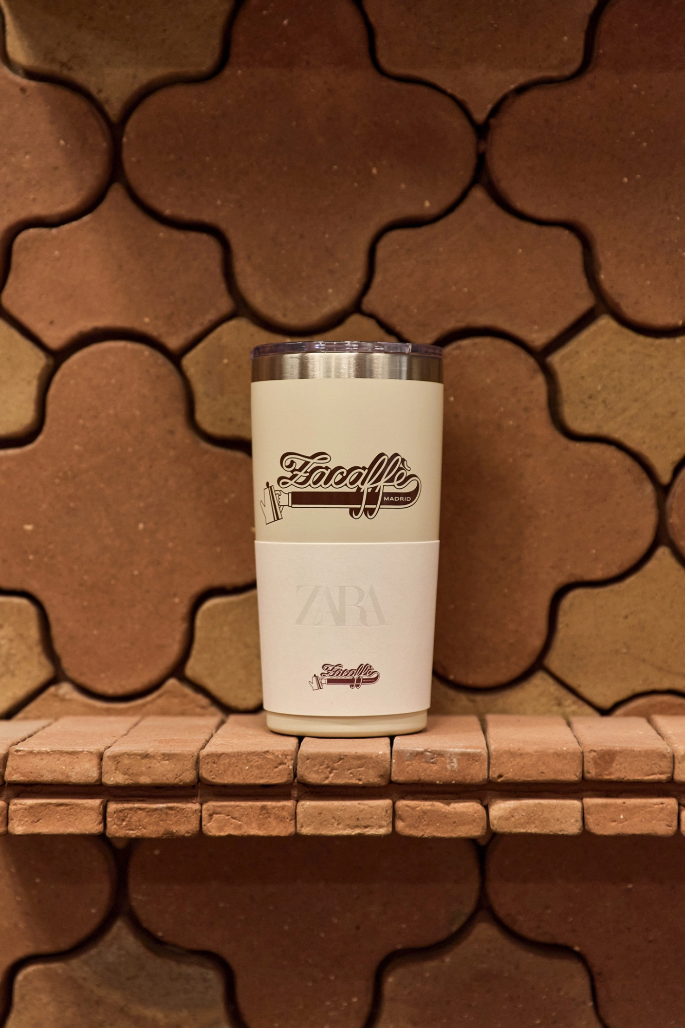 Zara se diversifica e inaugura su primer'Zacaffé' en su nueva tienda de ...