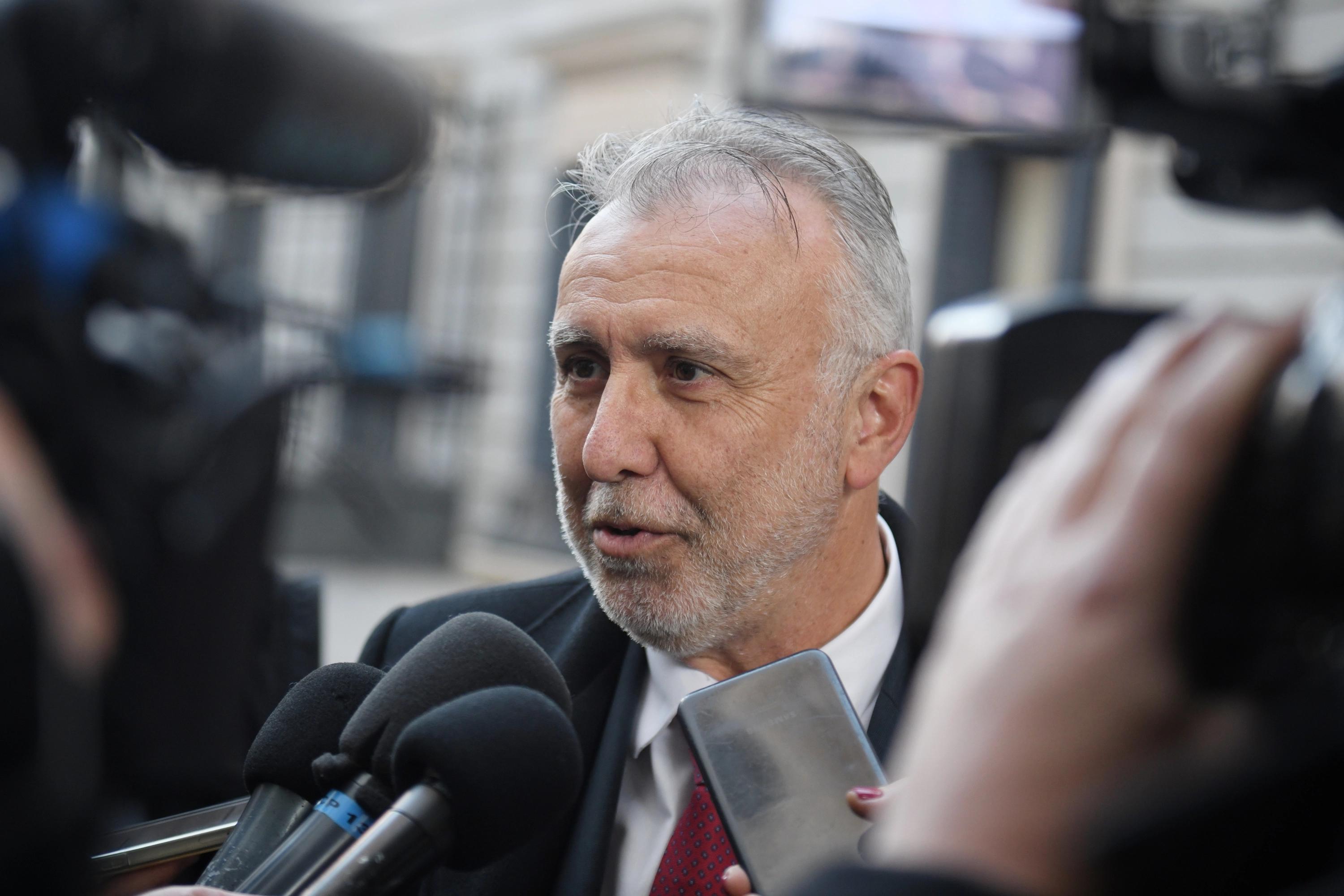 PP y Vox piden la dimisión del ministro Torres por sus presuntos ...