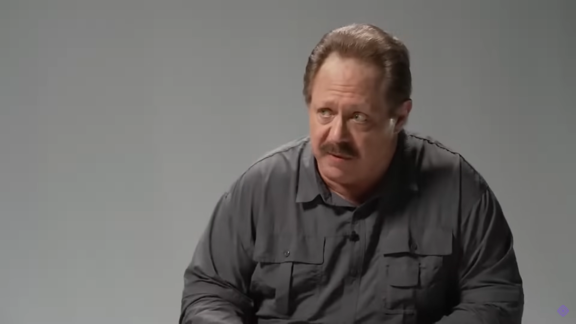 El hombre "más inteligente del mundo" comparte su teoría sobre la ...