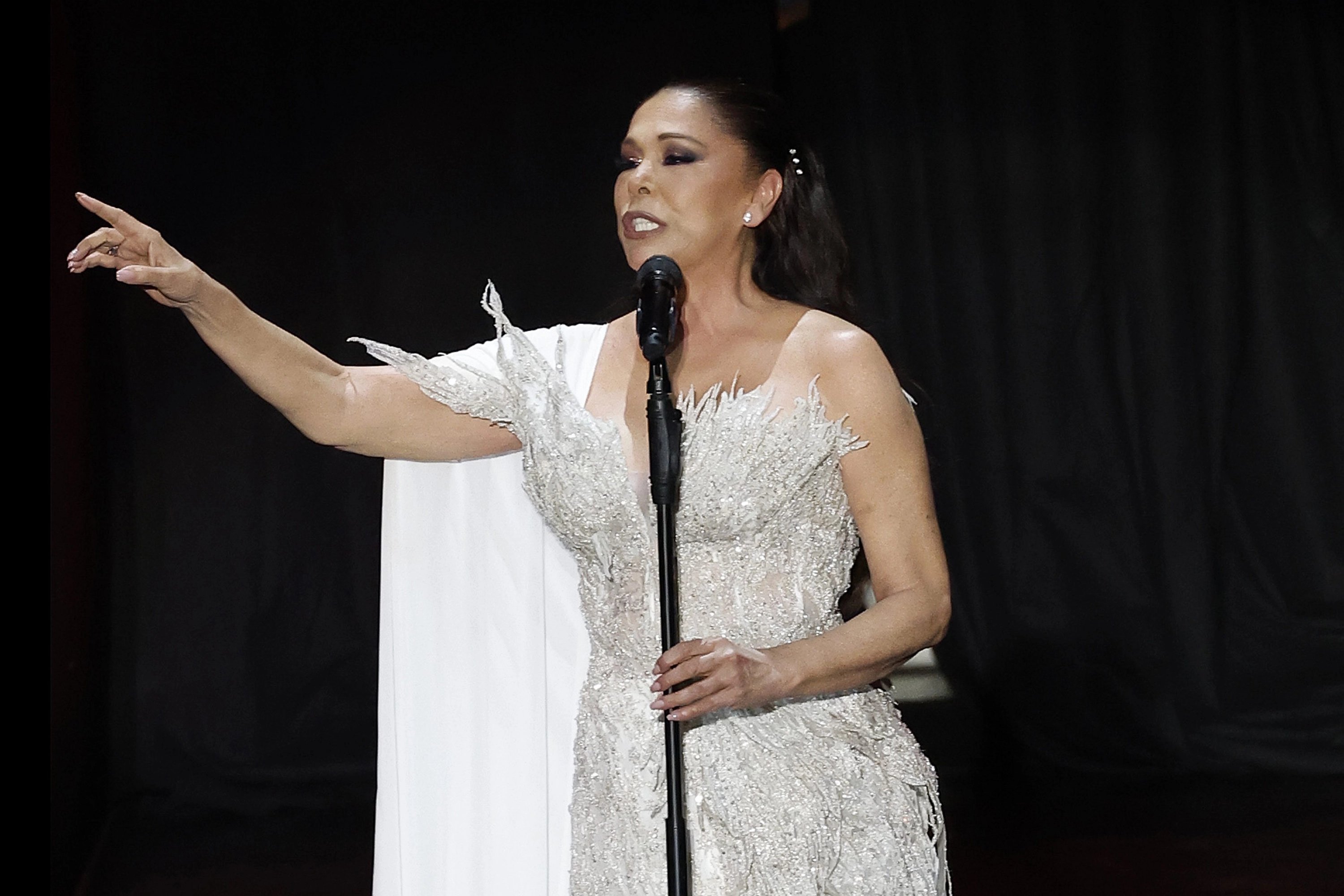 Isabel Pantoja ha cobrado un adelanto millonario por su primera gran ...