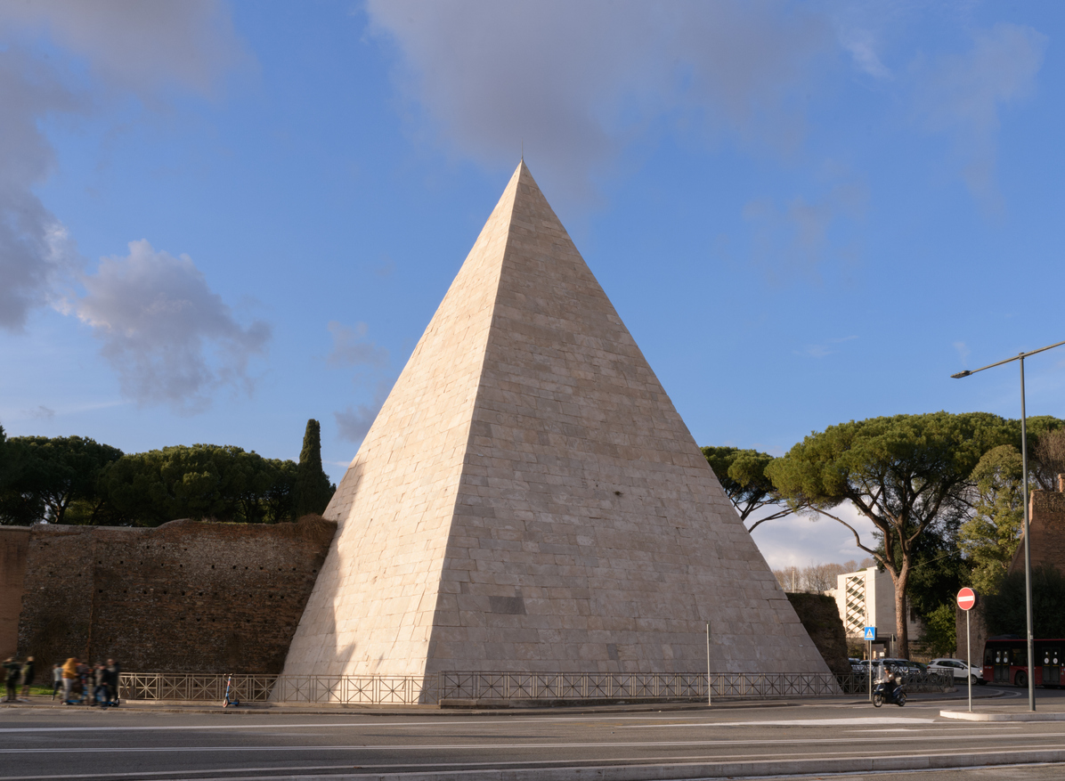 ¿Sabías que hay una pirámide en Roma? Tiene dos mil años de antigüedad ...