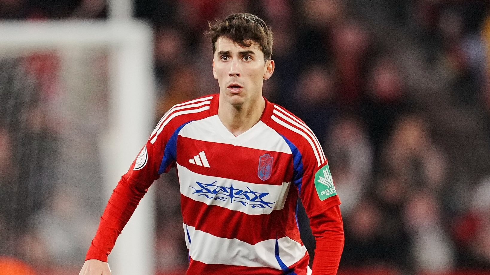 El emocionante momento de Manolo Lama tras el debut con gol de su hijo ...