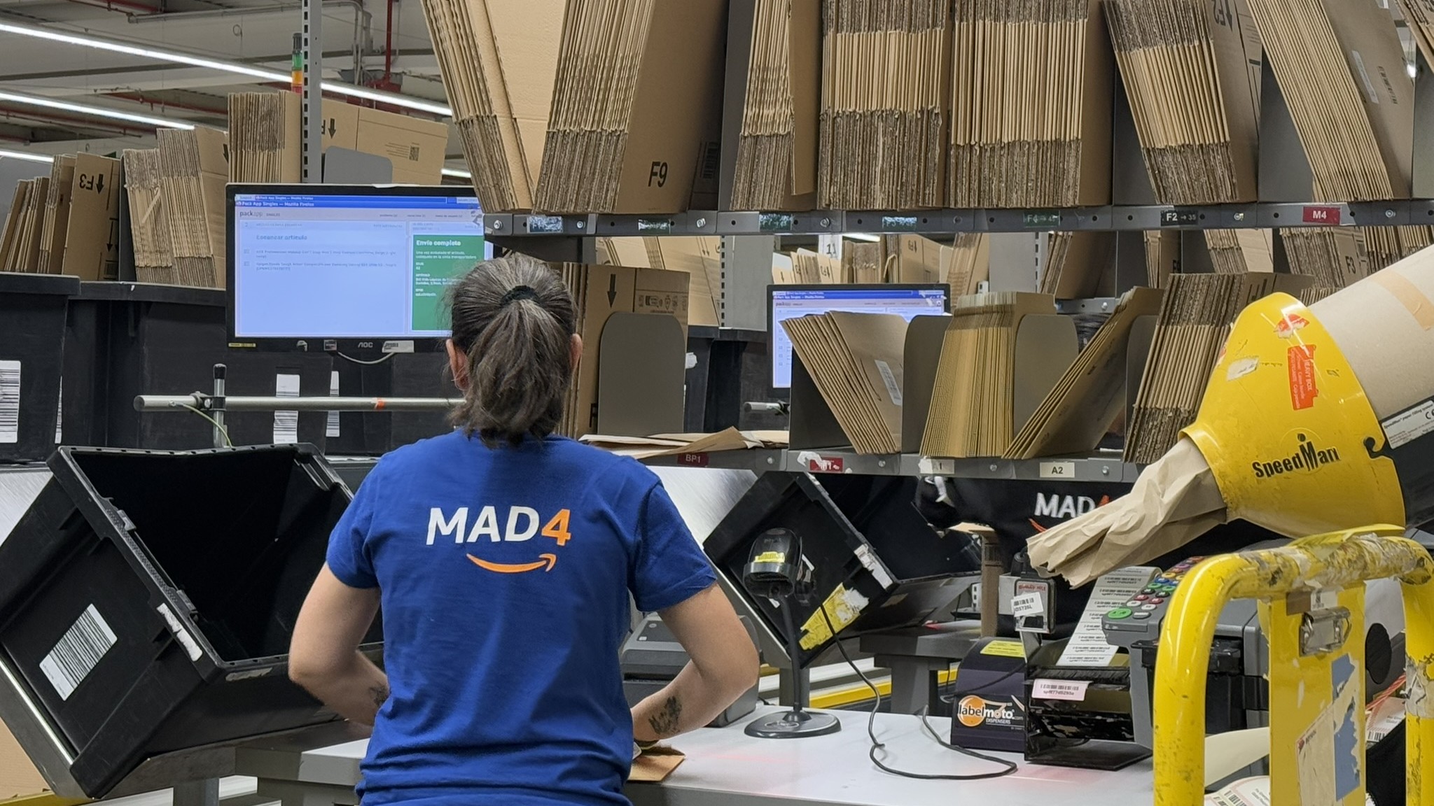 Del clic a casa en tres horas: así funciona el centro logístico más rápido de Amazon en España