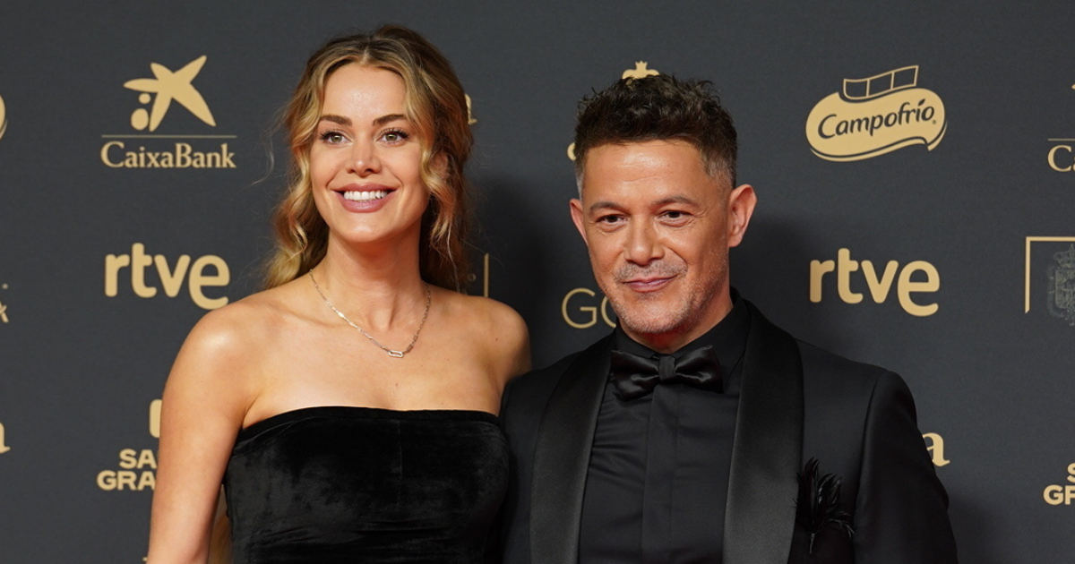 El truco de los zapatos de Alejandro Sanz en los Goya 2025 para parecer ...