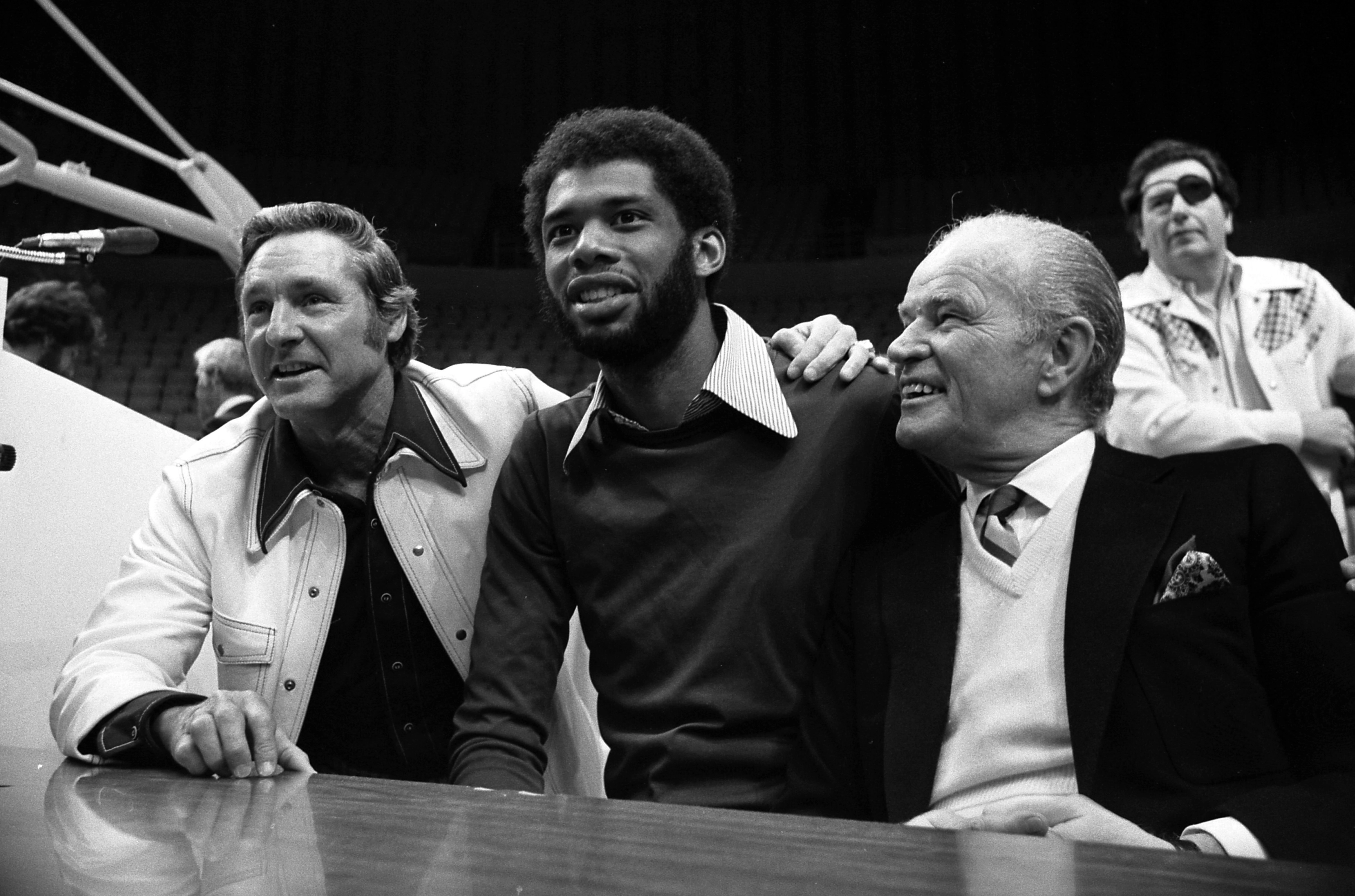 Quién fue Jack Kent Cooke: el responsable del color dorado y púrpura de ...