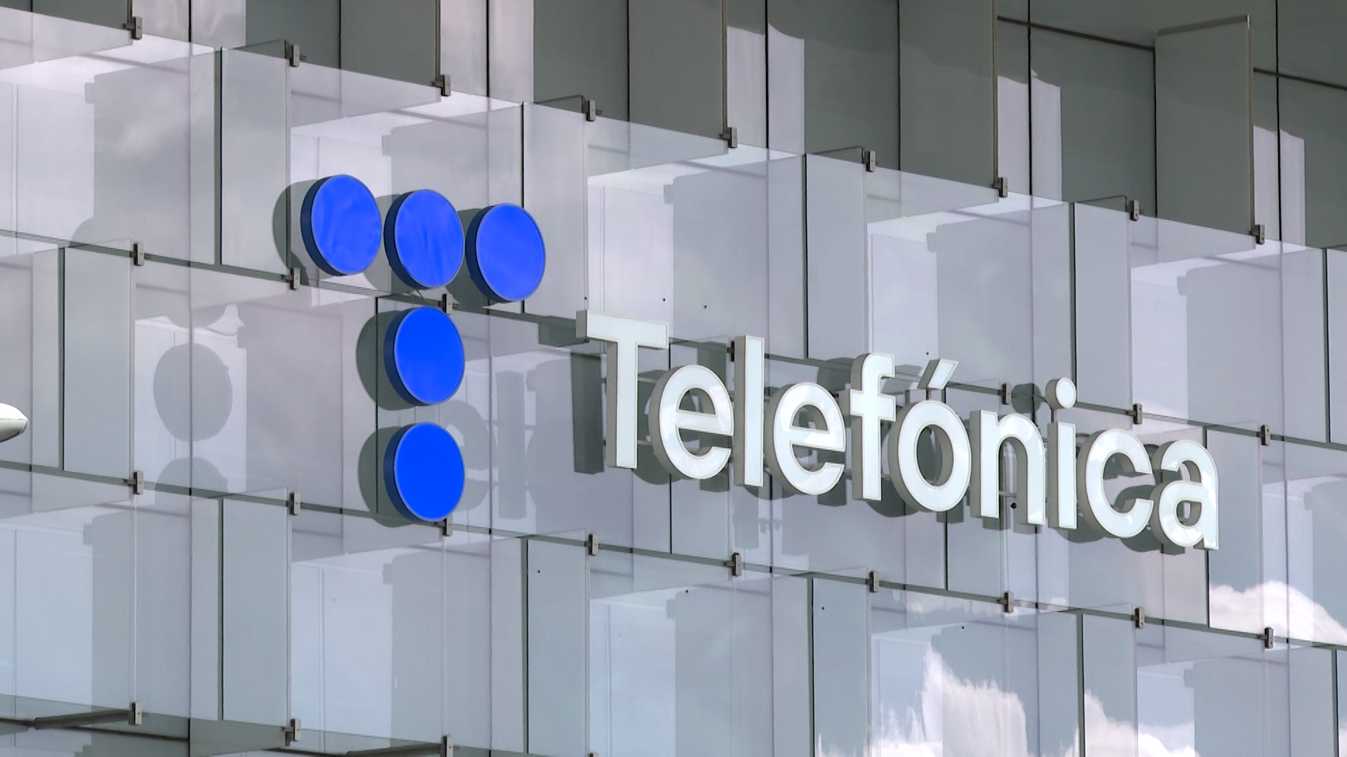 La saudí STC culmina su entrada en el consejo de administración de Telefónica con un consejero