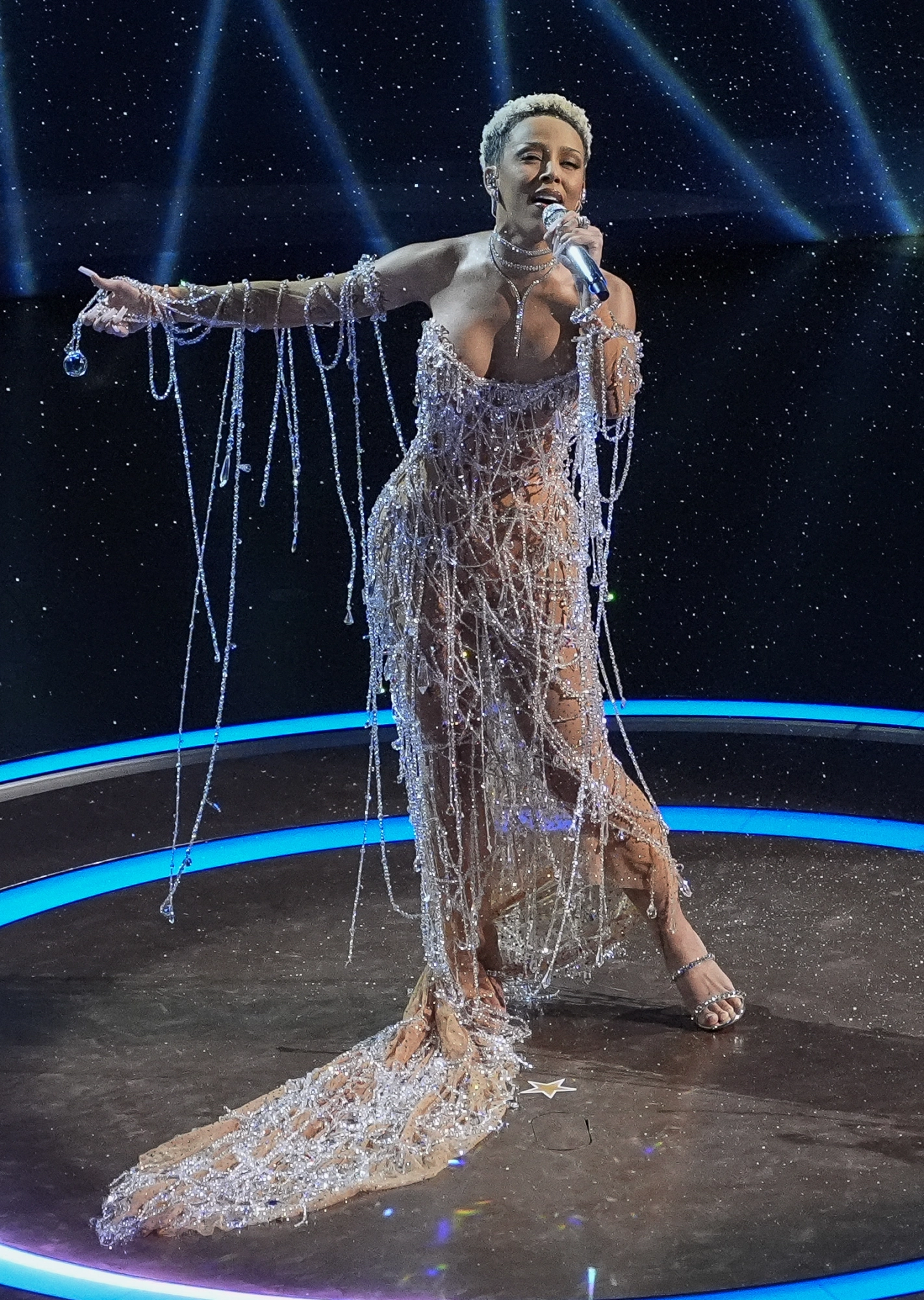 Doja Cat se marca un 'Marilyn Monroe' sobre el escenario de los Premios ...