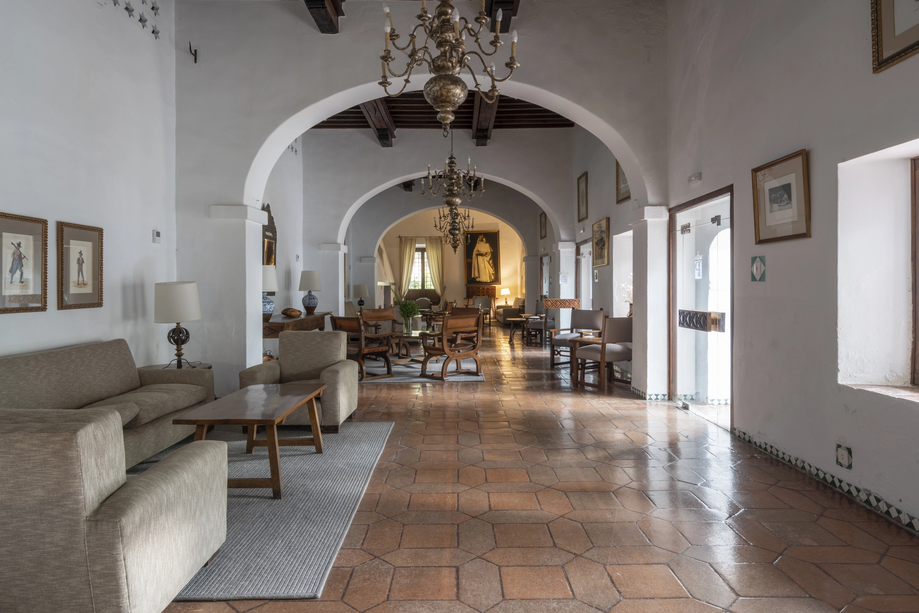 El Parador en un espectacular conjunto mudéjar ubicado en uno de los ...