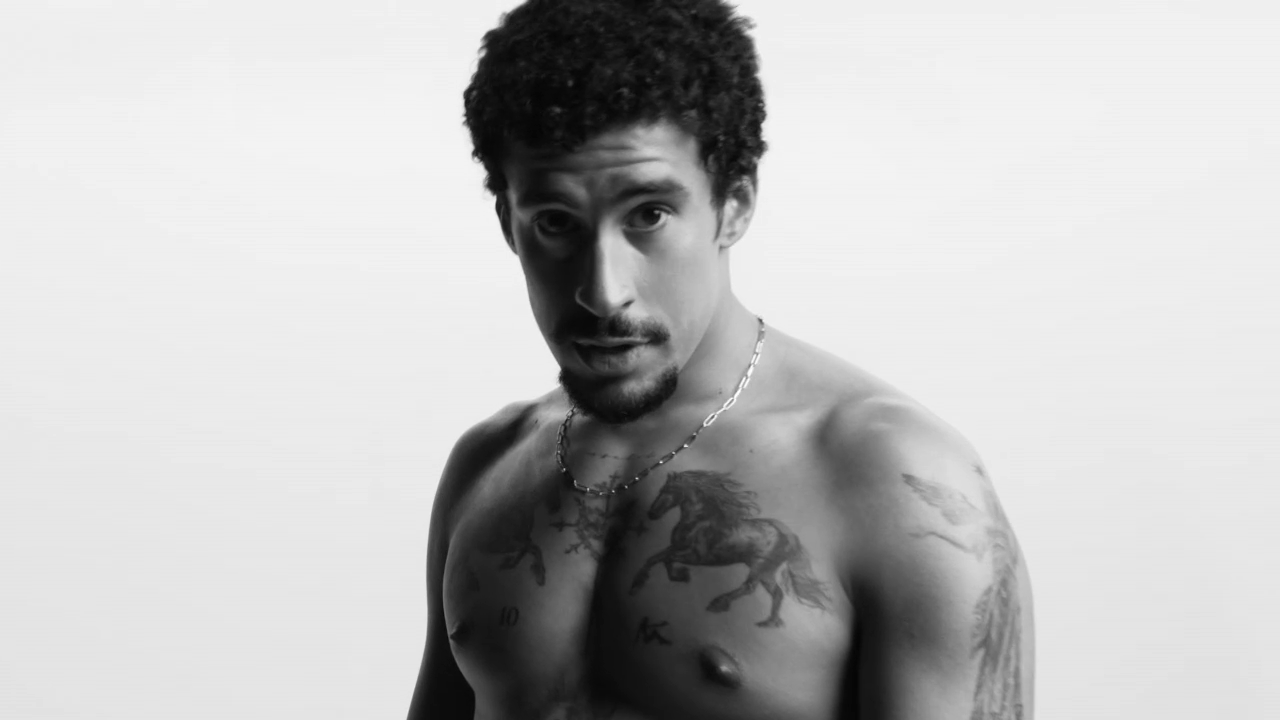 Bad Bunny enciende las redes con su posado en ropa interior para Calvin Klein: "Ya tengo nuevo ...