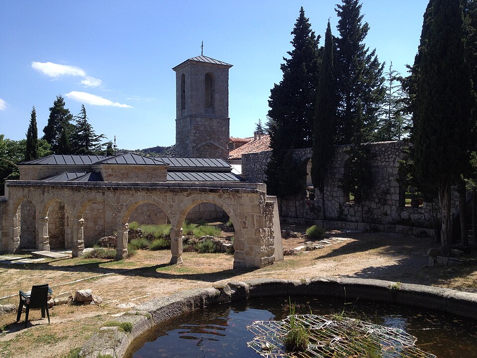 El monasterio poco conocido en Madrid con una iglesia románica y ...