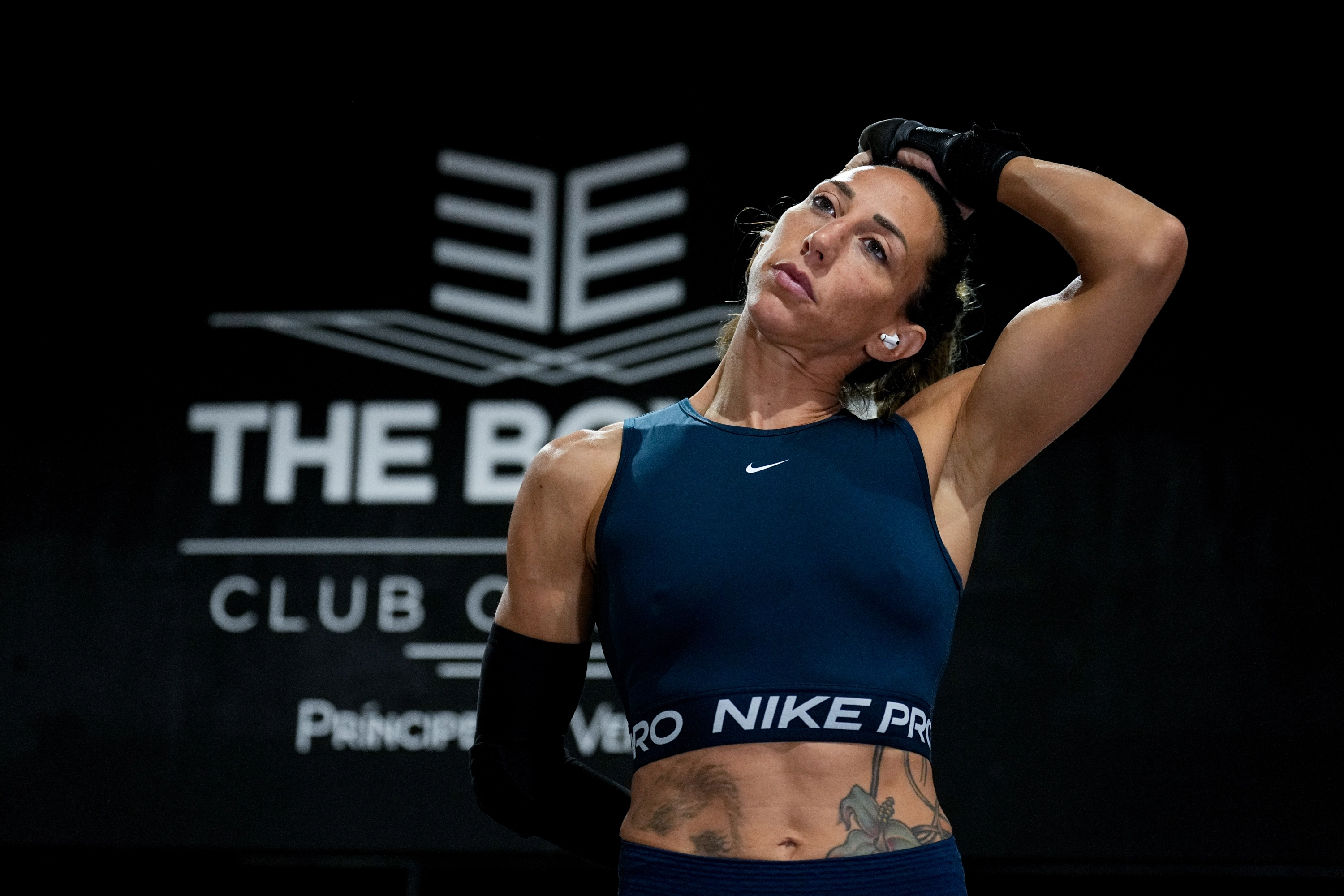 Jake Paul ficha a Jennifer 'La Tormenta' Miranda antes del combate de ...