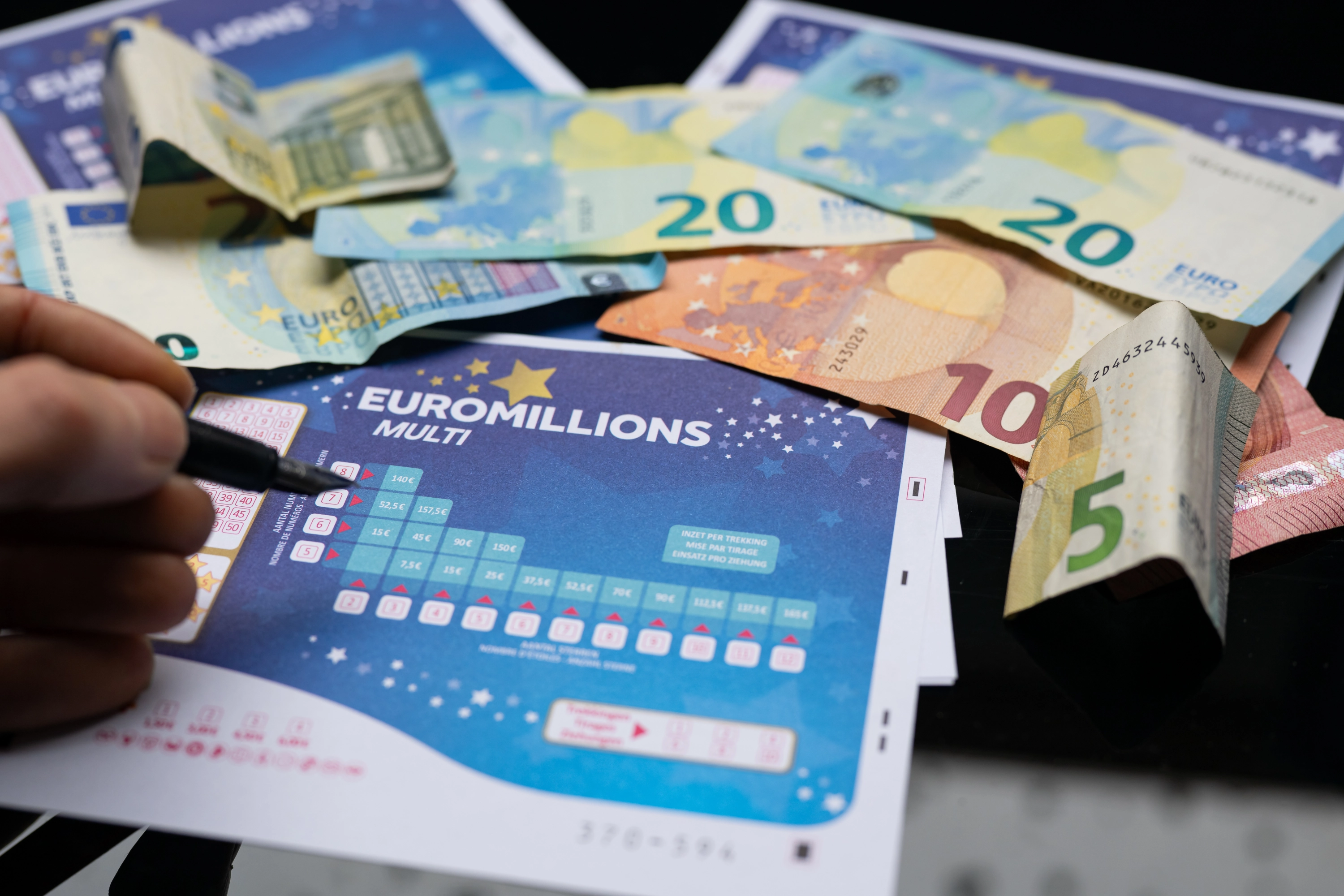 El tercer premio del Euromillones cae en España: dos acertantes se ...