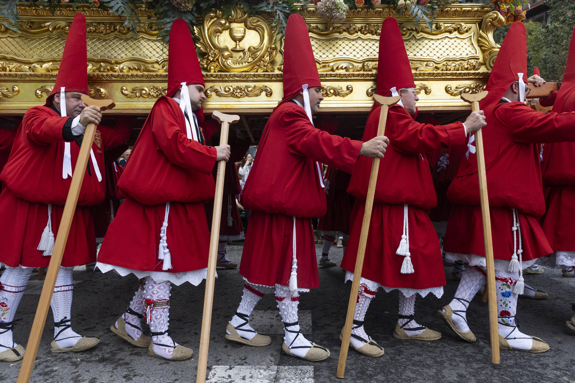 Foto: Estación de penitencia en Sevilla | Semana Santa 2025: las fotos ...