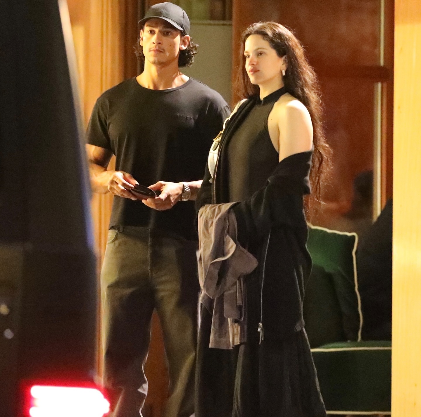 Quién es Emilio Sakraya, el nuevo amor de Rosalía: cantante, actor y candidato a protagonizar ...